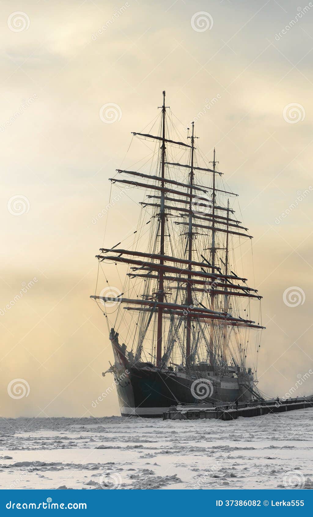 Nave Sedov en invierno foto de archivo. Imagen de acceso - 37386082