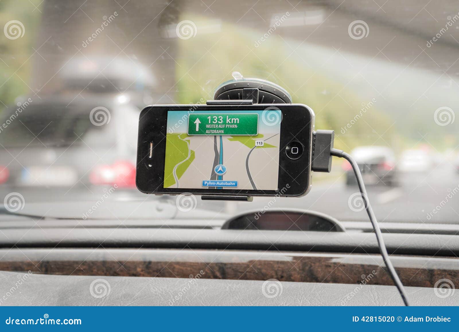 Navigation in car editorial image. Image of cell, interface - 42815020