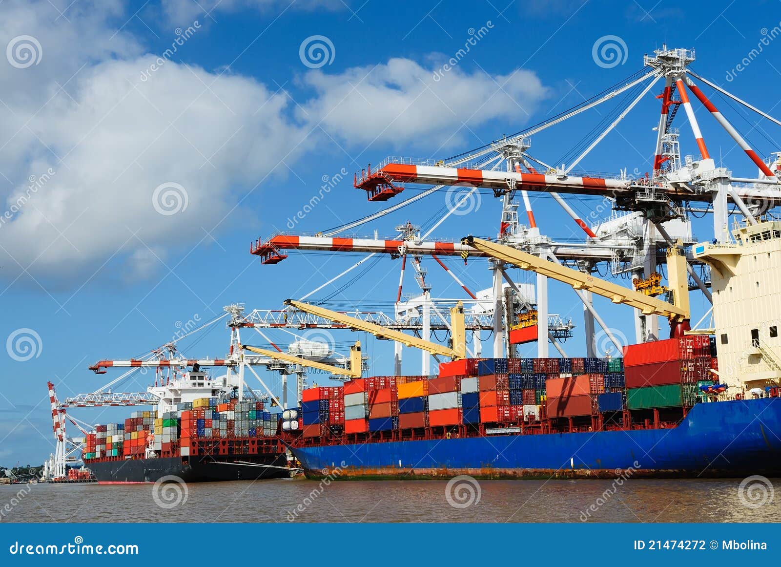 Navios de carga no porto foto de stock. Imagem de barco - 21474272