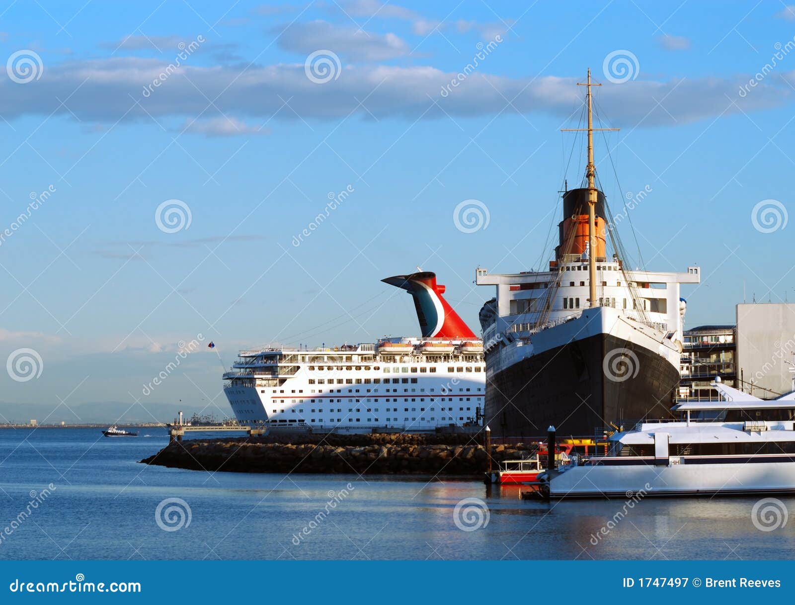 Navios no porto imagem de stock. Imagem de navio, oceano - 1747497