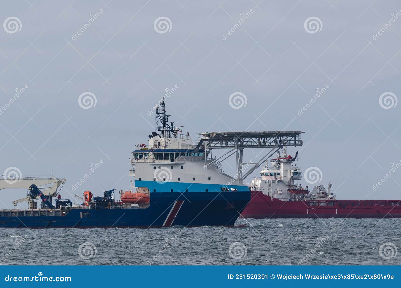 Navios offshore imagem de stock. Imagem de nearsighted - 231520301
