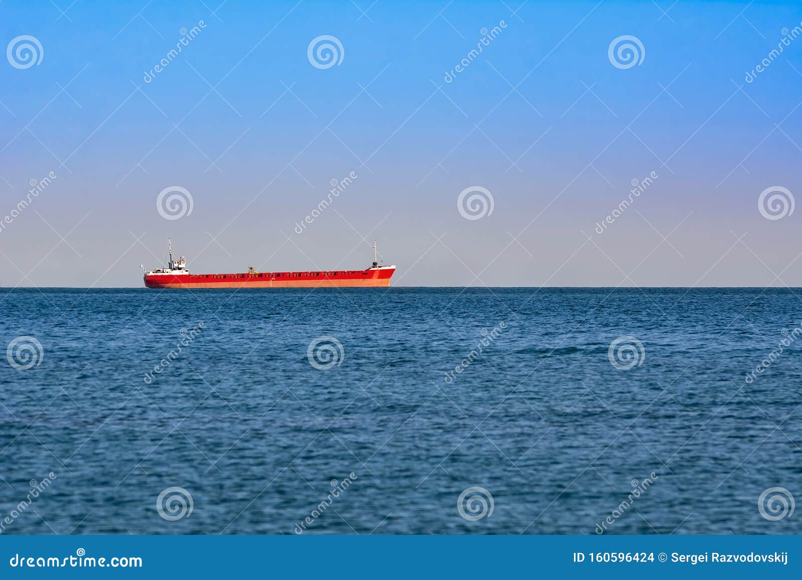 Navire cargo en mer photo stock. Image du logistique - 160596424