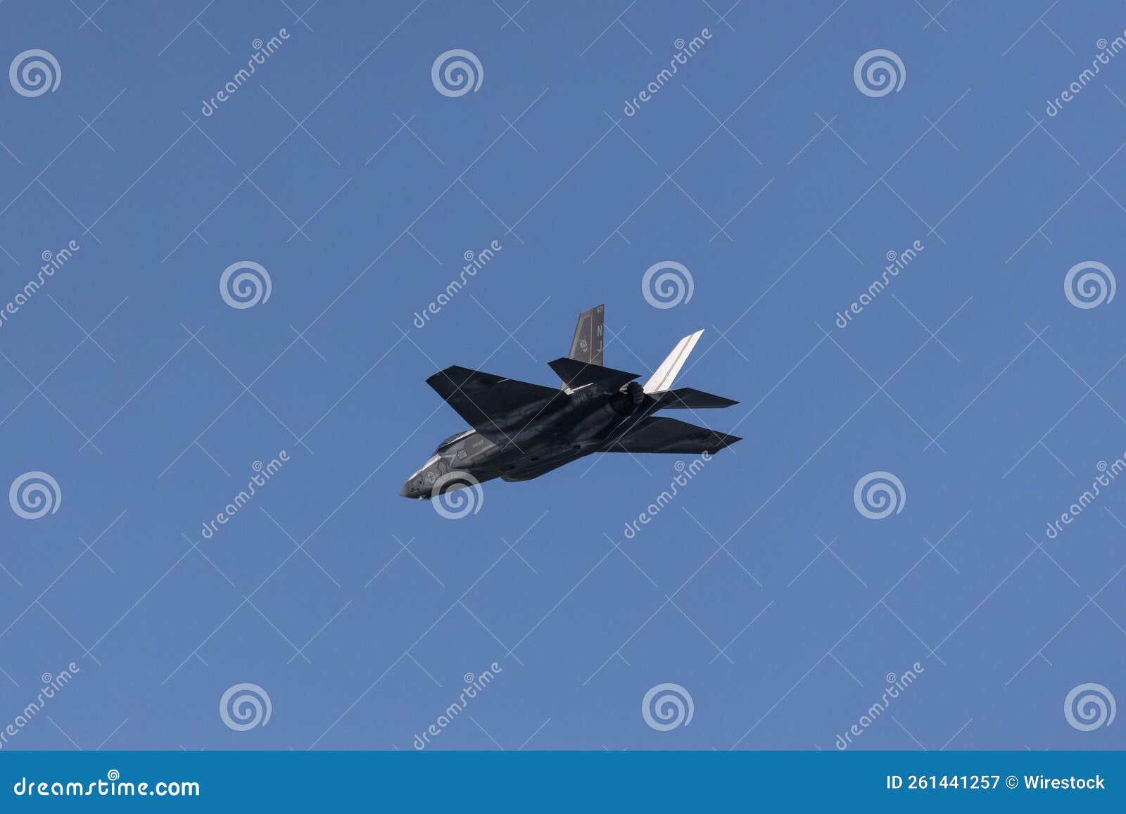 Navy F-35 Fighter Jet Performing a Demonstration Editorial Photography ...