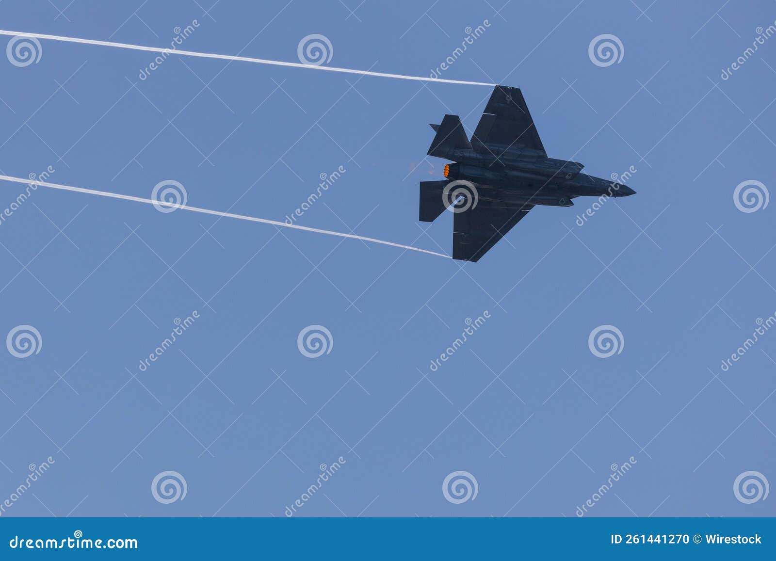 Navy F-35 Fighter Jet Performing a Demonstration Editorial Image ...