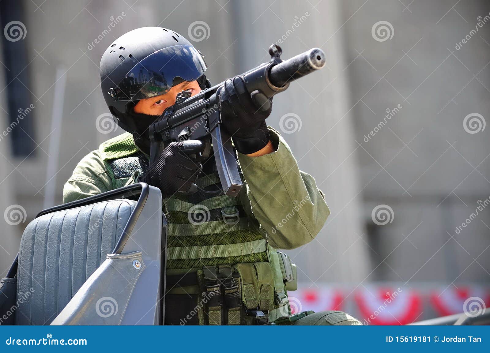Navy Officer Holding a Rifle at NDP 2010 Editorial Photo - Image of ...