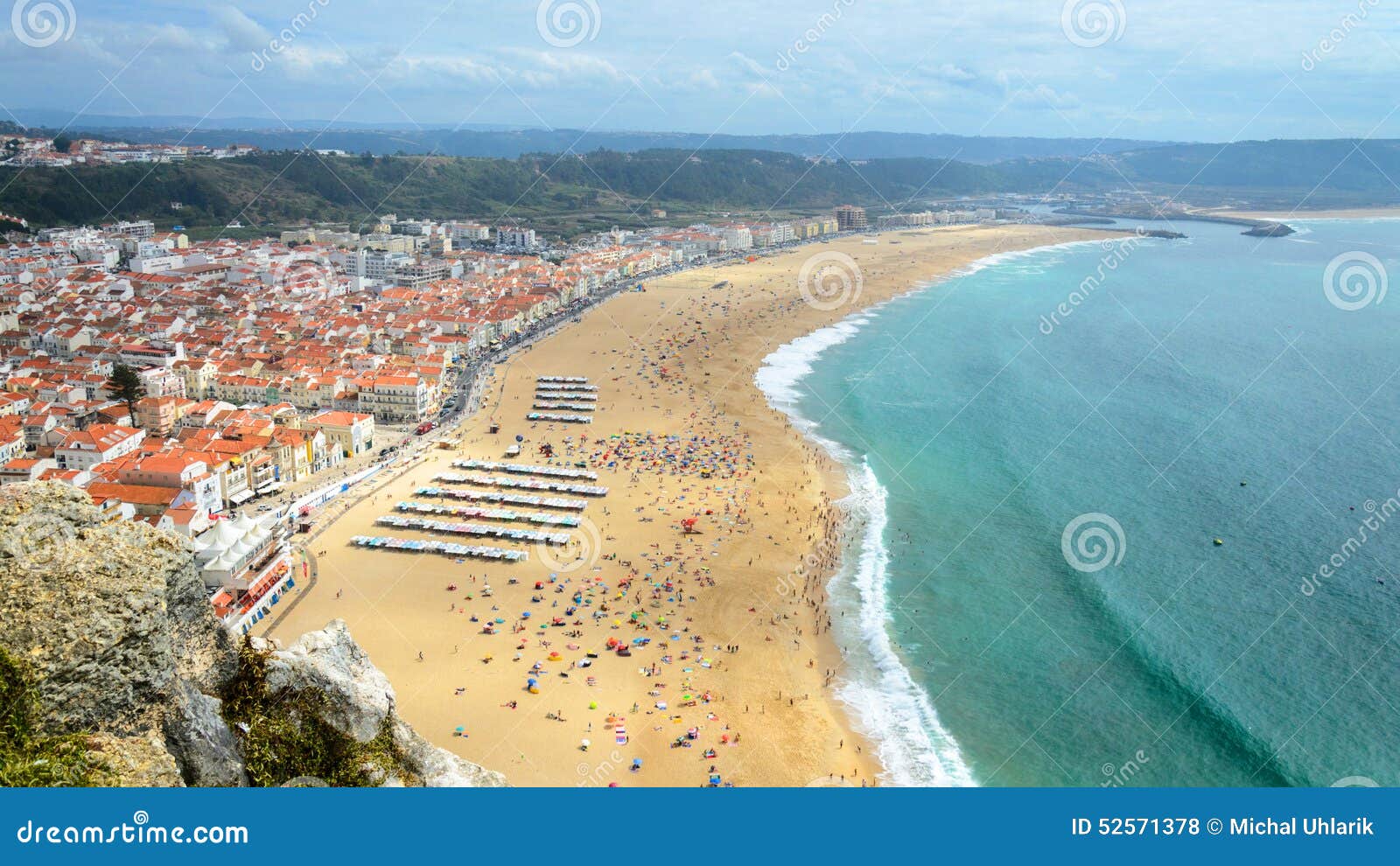 Nazare-Strand - Portugal stockfoto. Bild von schön, strand - 52571378