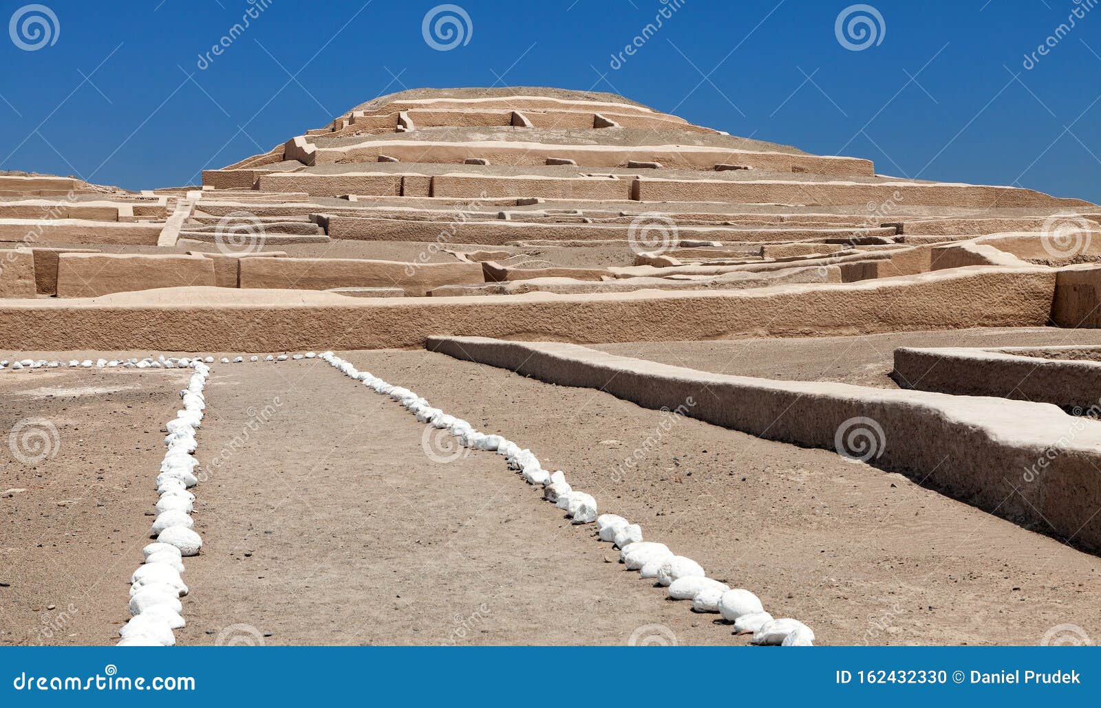 Nazca or Nasca Pyramid at Cahuachi Archeological Site Stock Photo ...