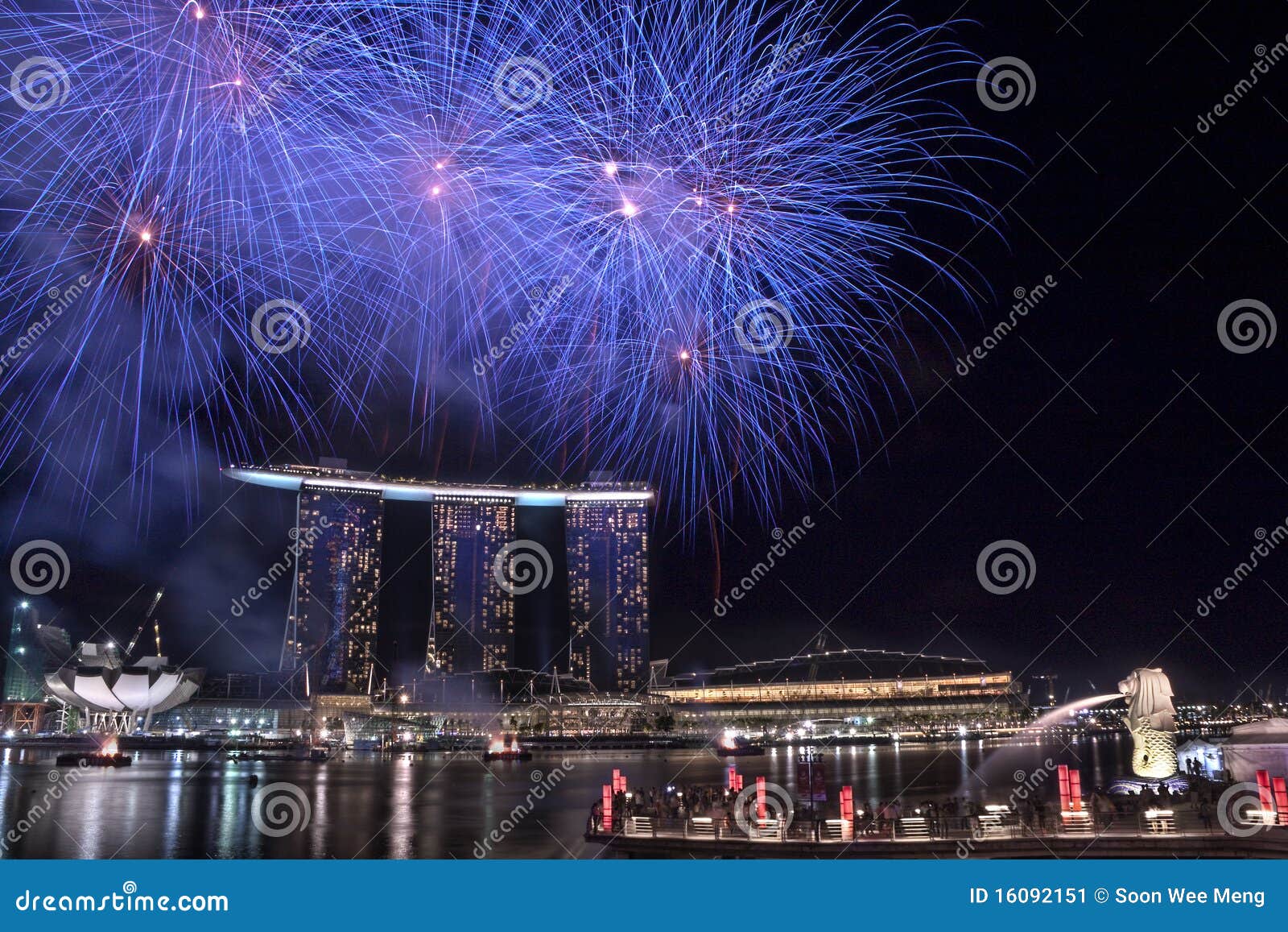 NDP 2010: Fireworks at Merlion Park Editorial Photo - Image of resort ...