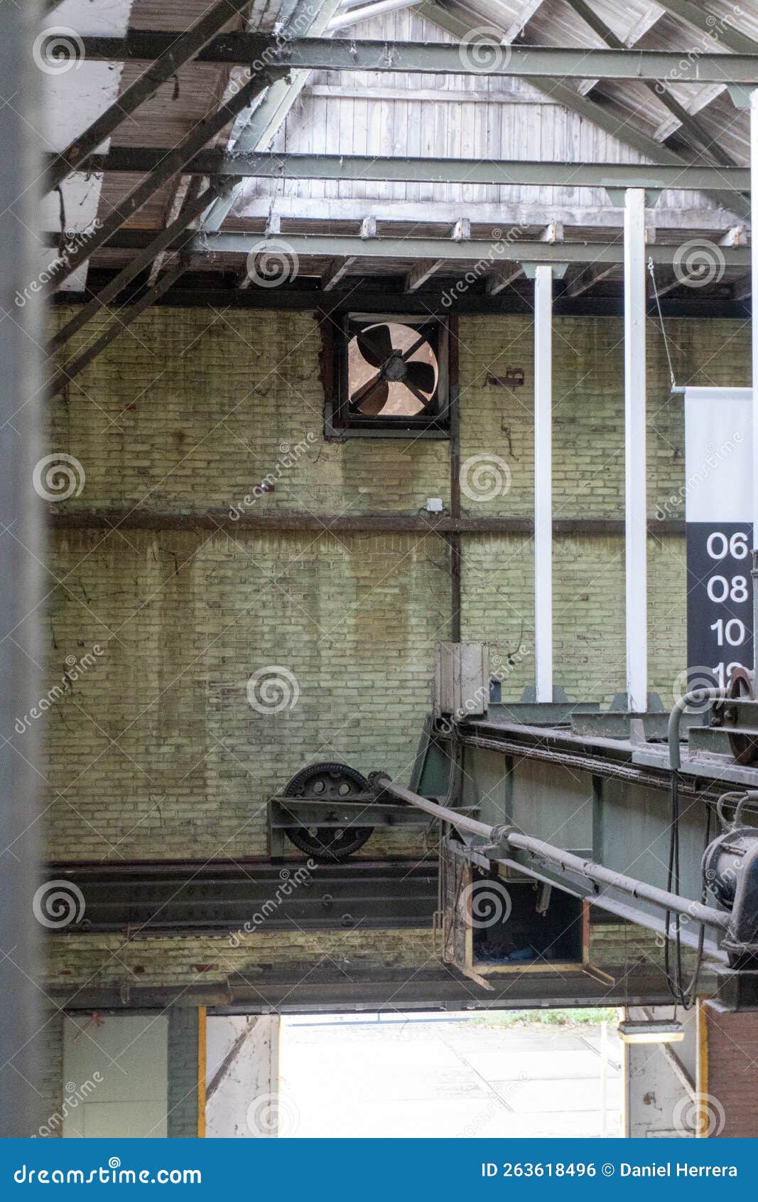 NDSM Wharf Amsterdam - Industrial 2 Editorial Photo - Image of artwork ...