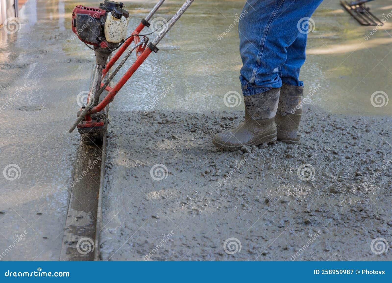 It is Necessary To Use a Machine To Align Fresh Concrete Compacted ...