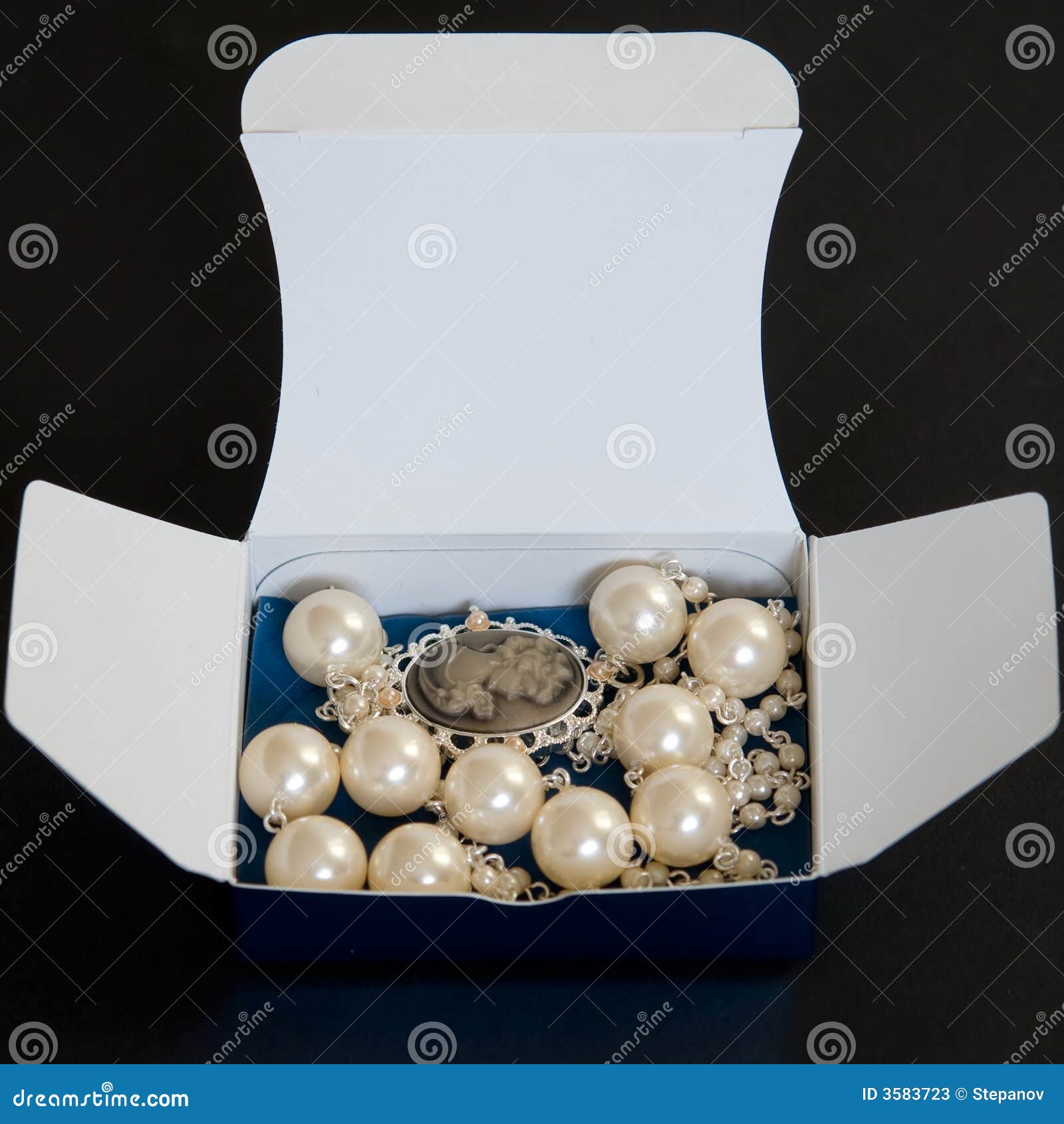 Necklace in a box stock image. Image of stone, coulomb - 3583723
