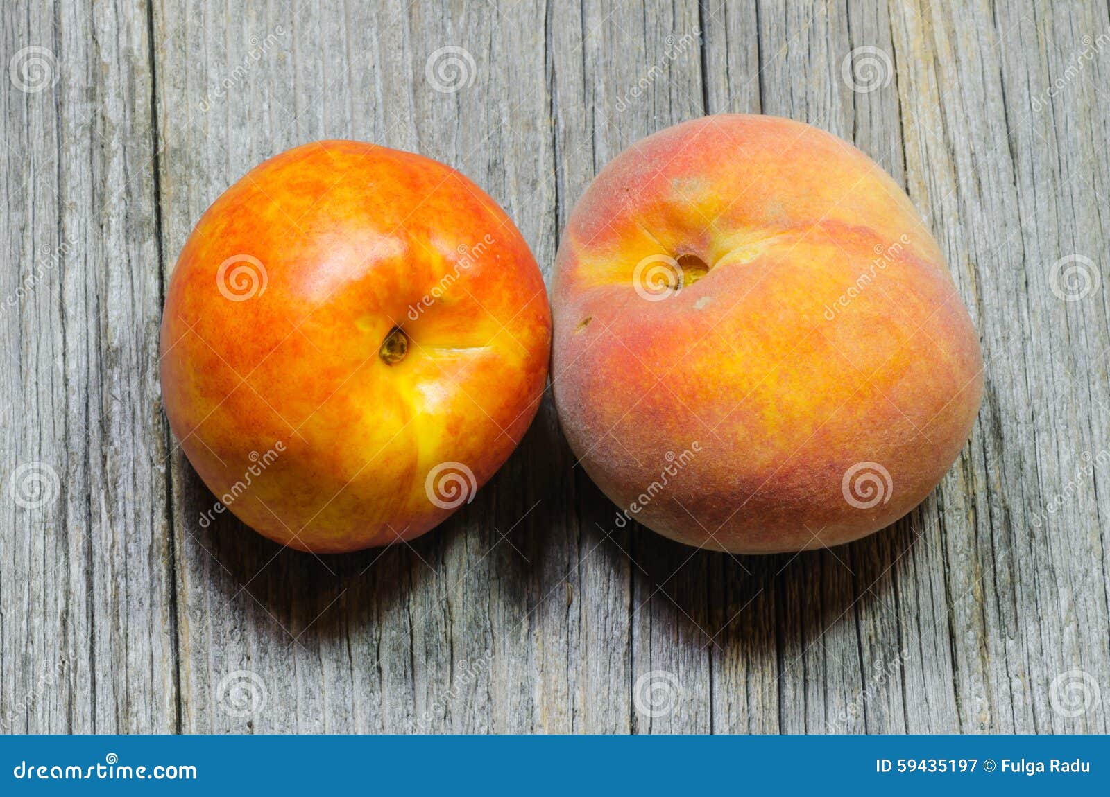Nectarine en perzik stock afbeelding. Image of isoleer - 59435197