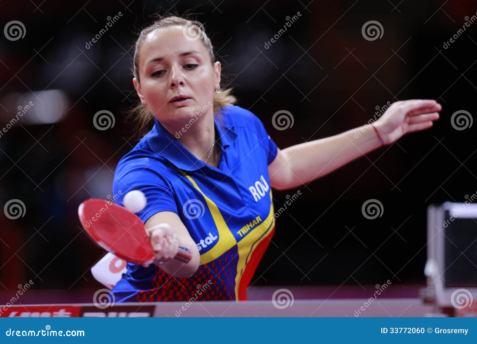 NECULA Iulia (ROU) imagen editorial. Imagen de vuelta - 33772060