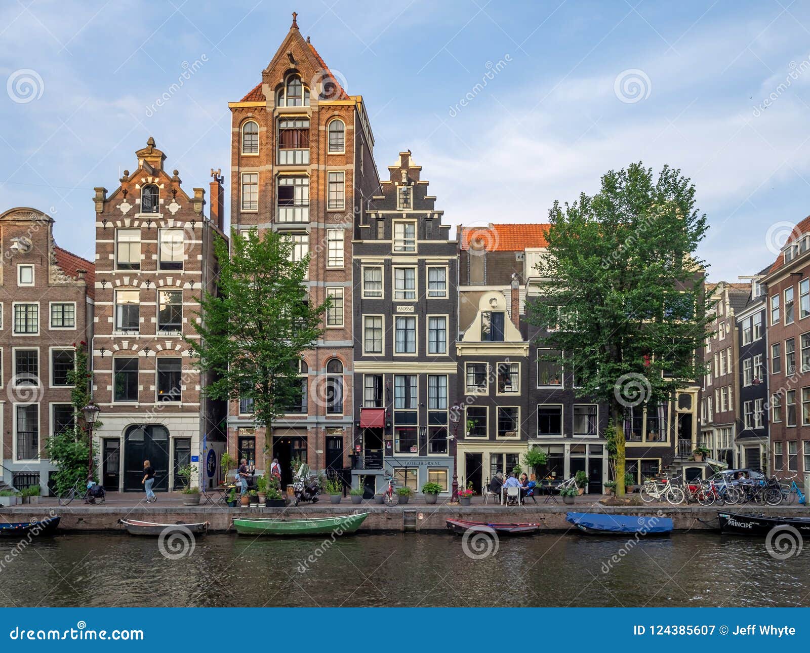 Nederlandse Huizen in Amsterdam Redactionele Fotografie - Image of ...