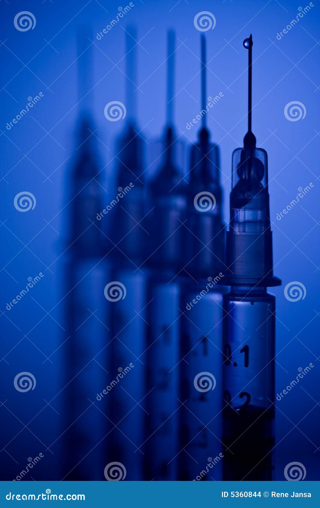 Needles Ready for Injection Stock Photo - Image of injection, blue: 5360844