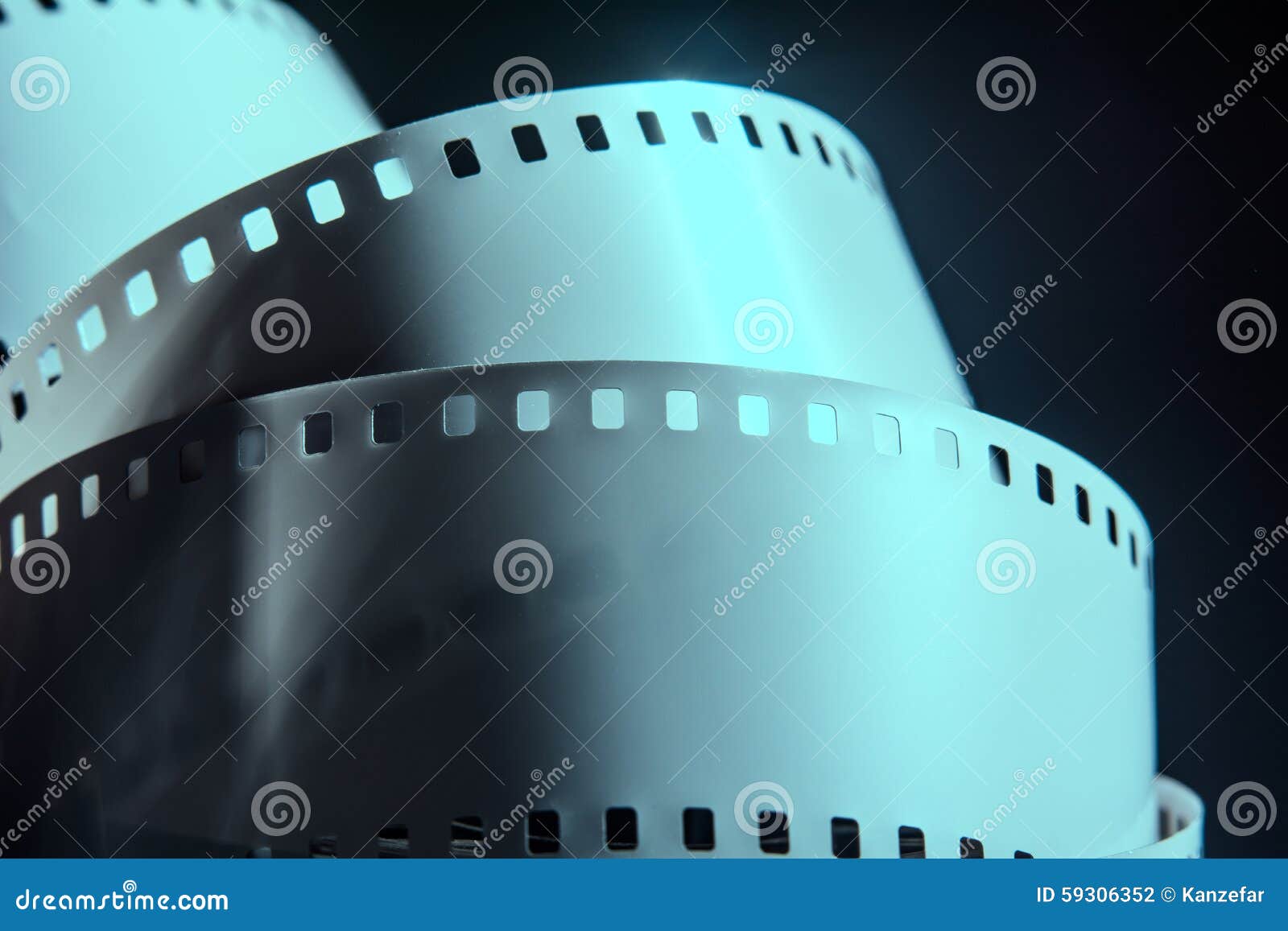 Negative Spule Des Filmes Auf Einem Dunklen Hintergrund Stockfoto ...