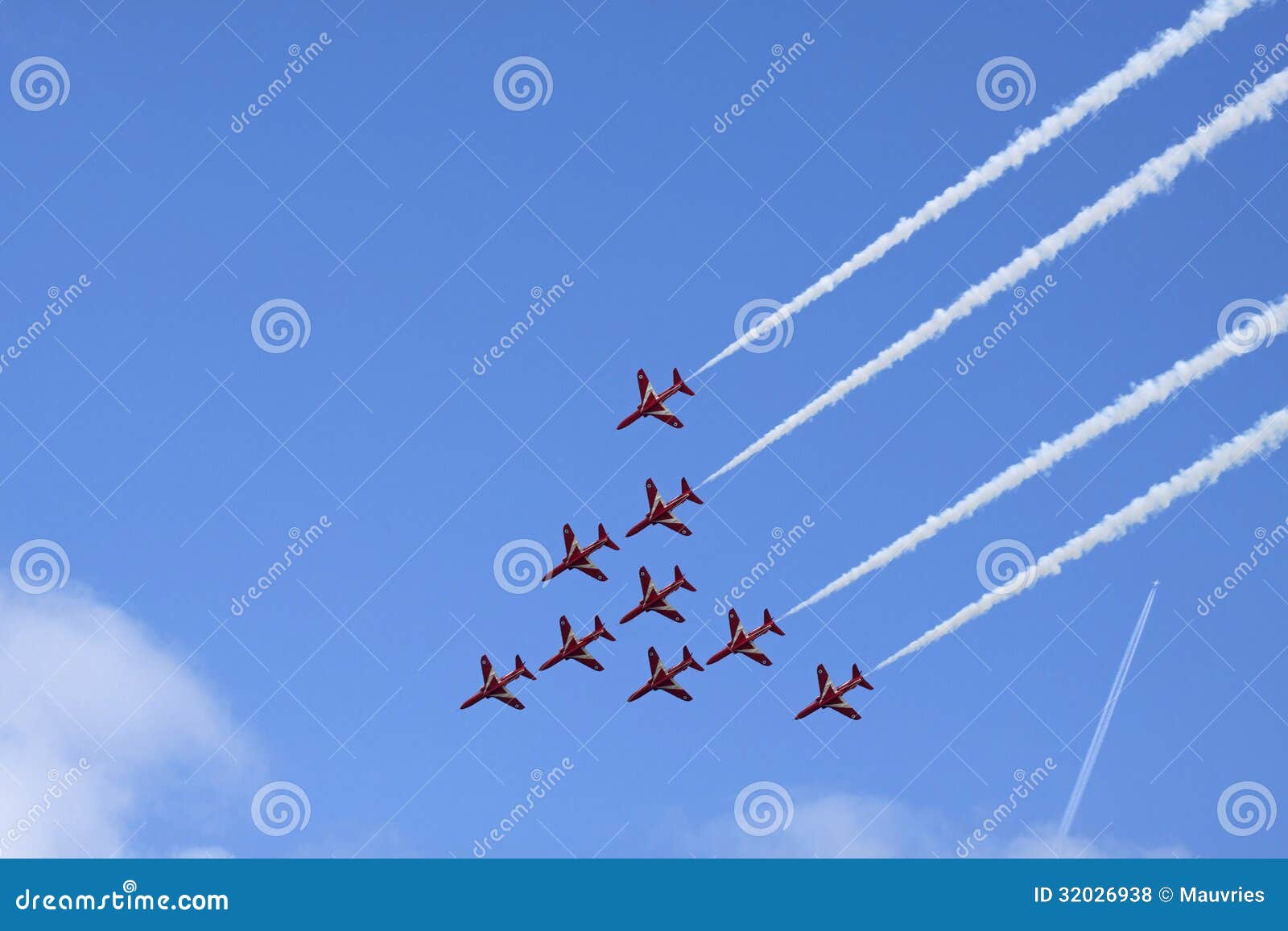 Negen Rode Suisse-stuntvliegtuigen Stock Foto - Image of voertuig ...