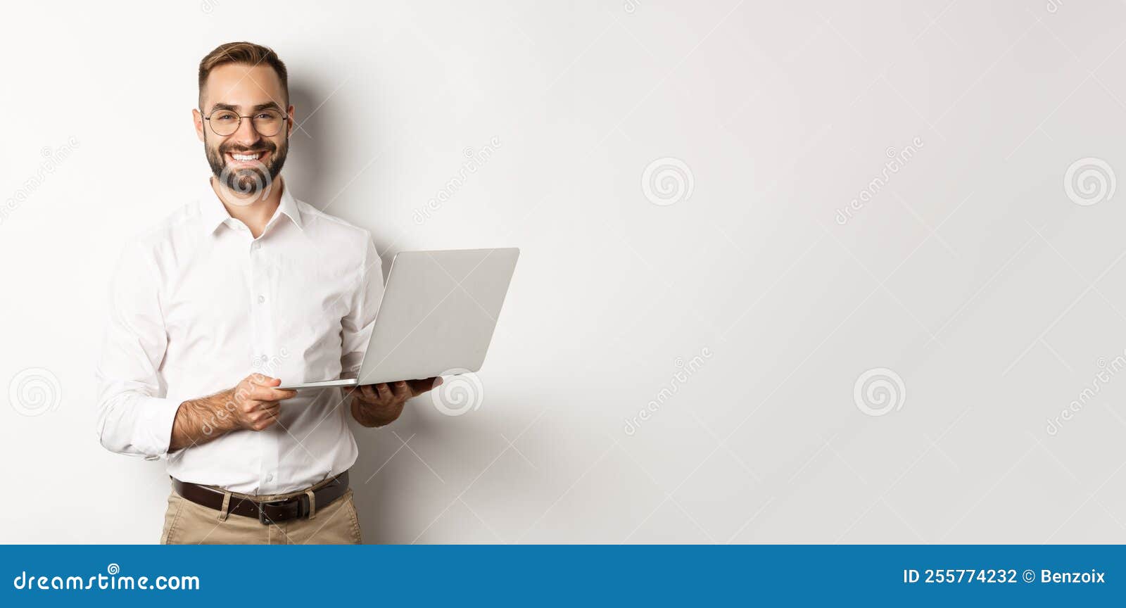 Negocio. Empresario Exitoso Que Trabaja Con Laptop Usando Computadora Y ... Negocio. Empresario Exitoso Que Trabaja Con Laptop Usando Computadora Y ...