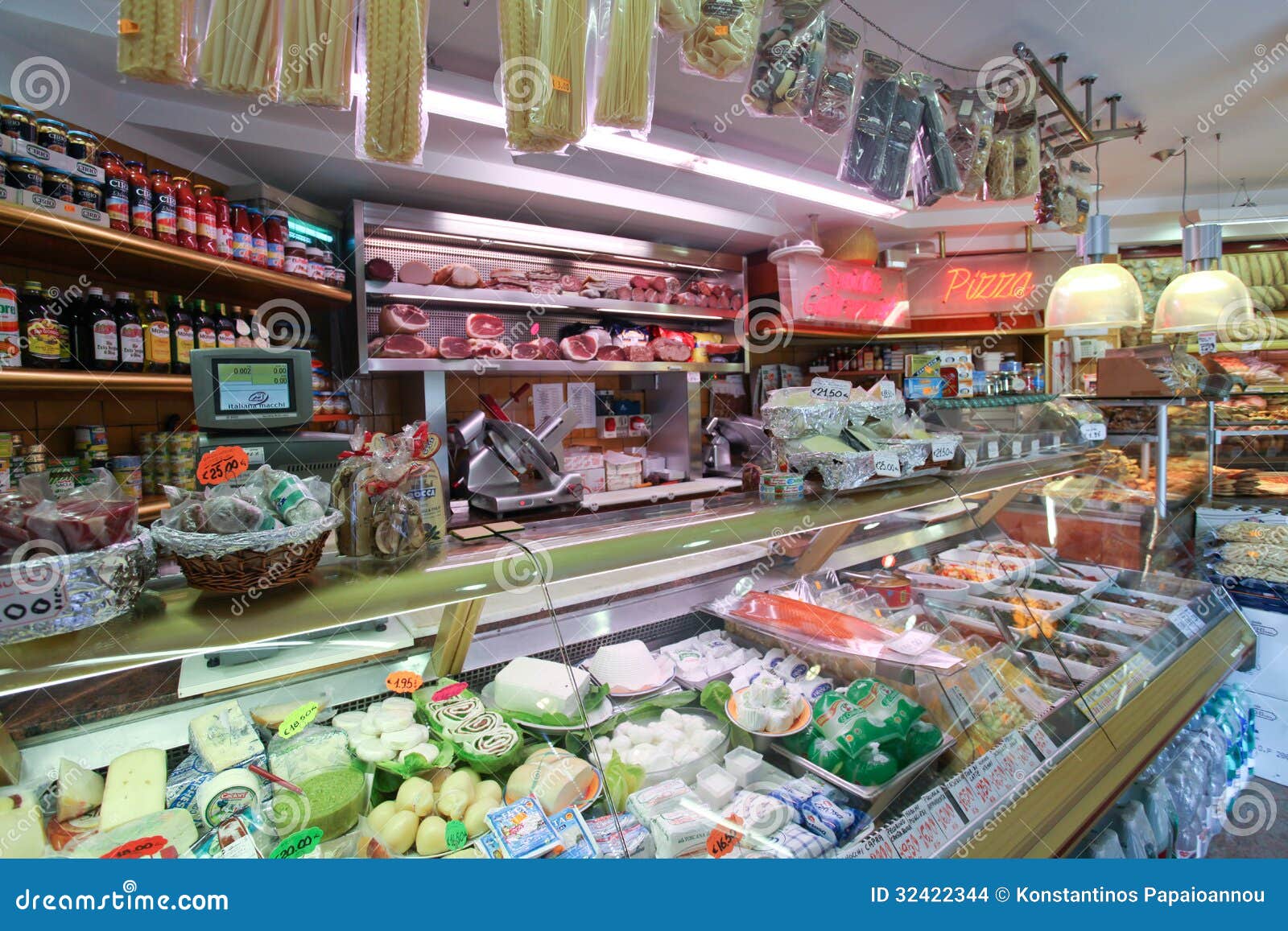 Negozio Di Alimentari a Roma Immagine Stock Editoriale - Immagine di ...