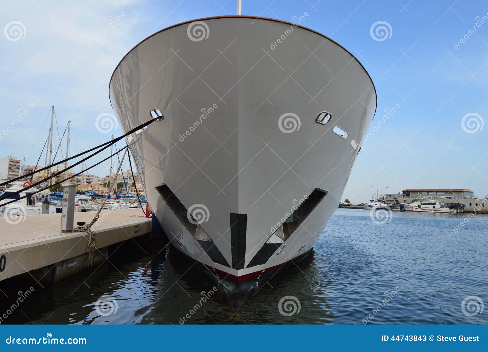 Nell'ambito Della Prua Di Grande Barca Immagine Stock - Immagine di ...