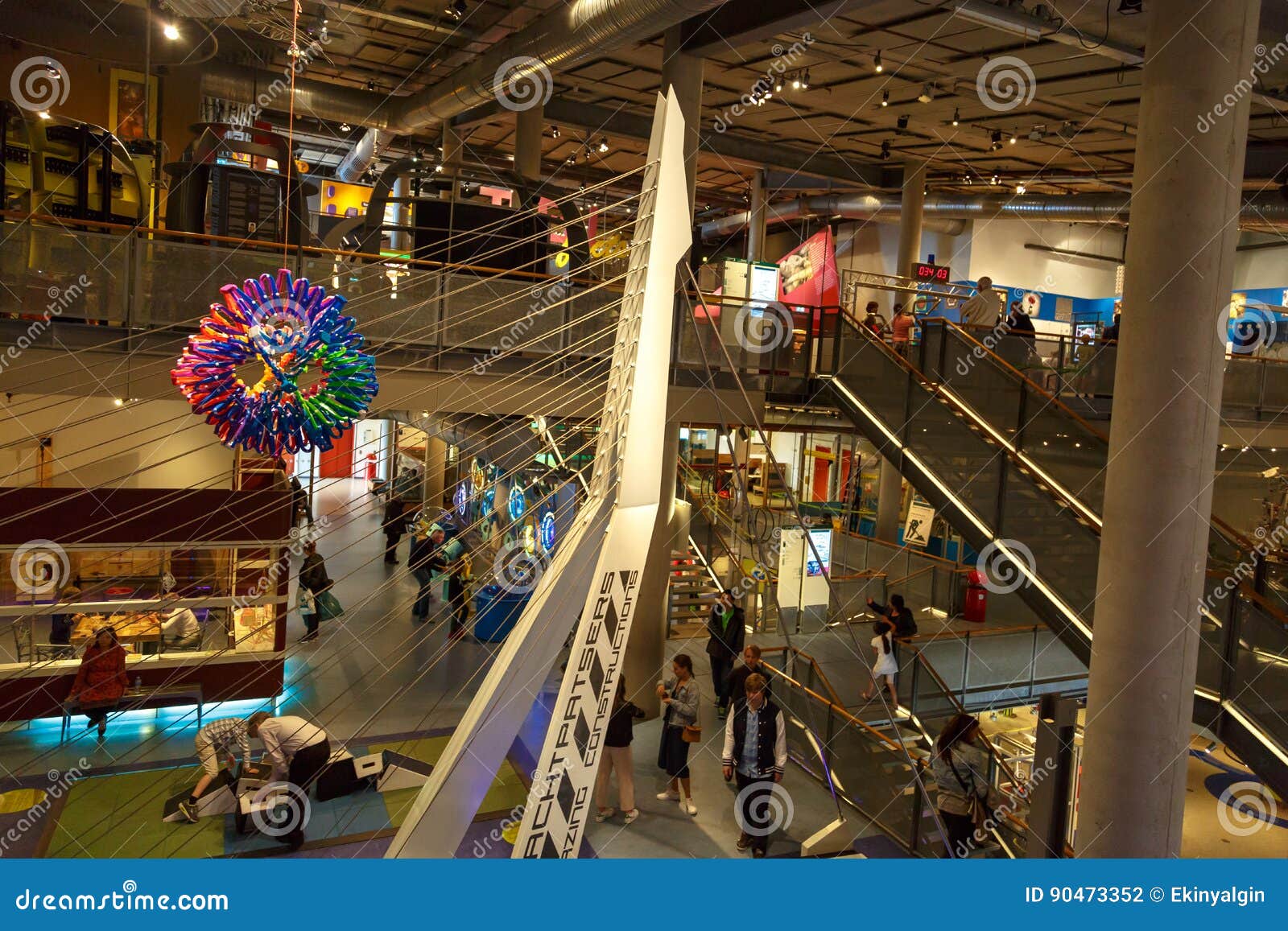 Nemo Science Museum Intérieur Photographie éditorial - Image du joie ...