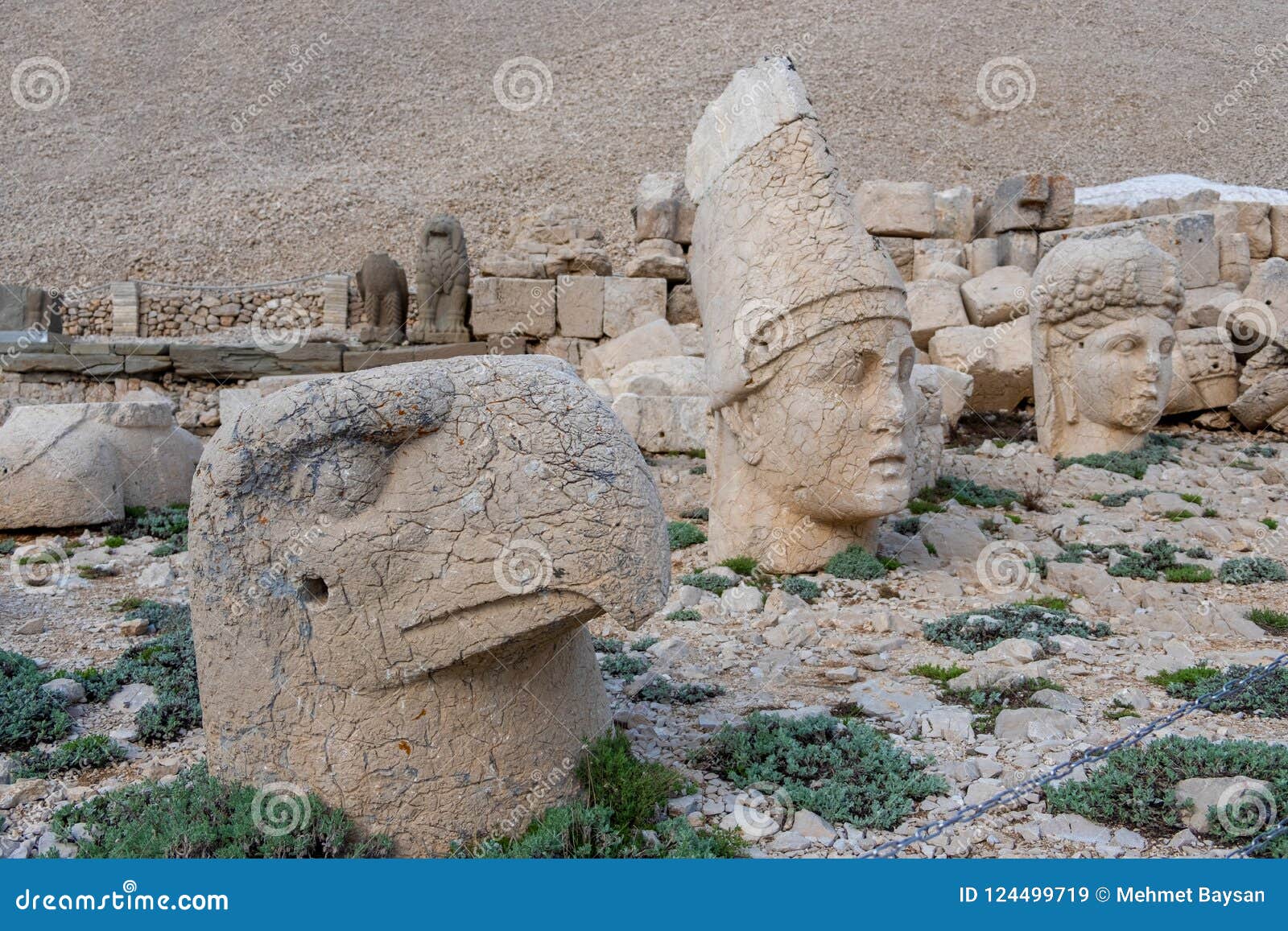 Nemrut Dagi, Anatolien, Der Gott Apollo Stockbild - Bild von berühmt ...