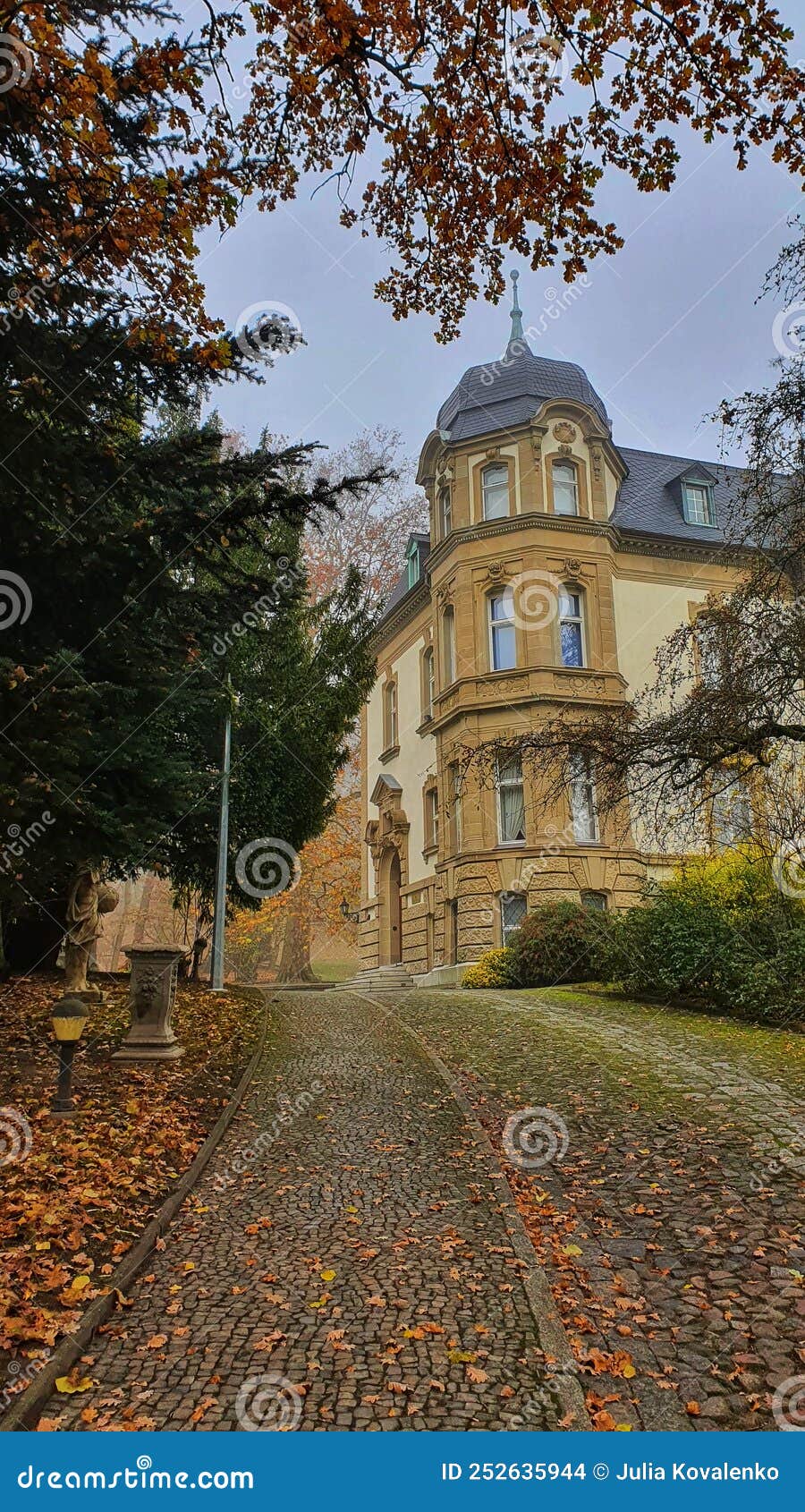 Neo-baroque Architecture, Museum Stock Photo - Image of abbey, mansion ...