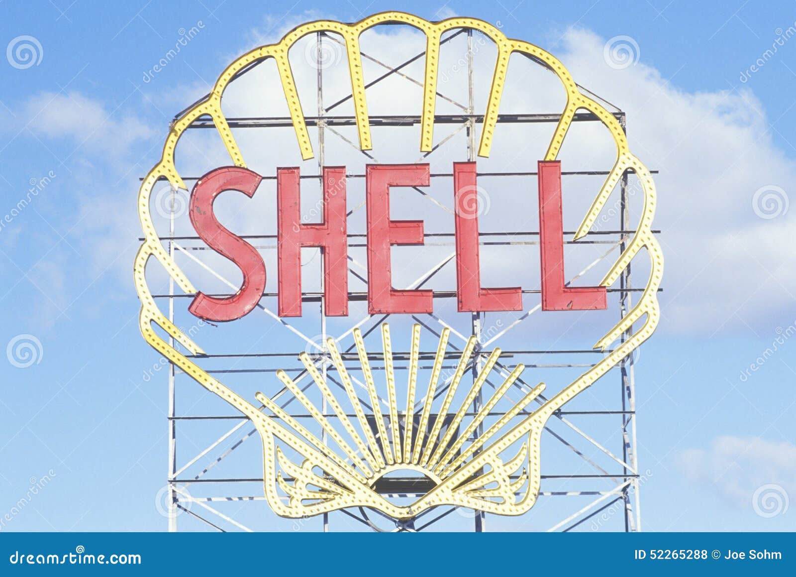 Neon sign for Shell Oil editorial stock photo. Image of neon - 52265288