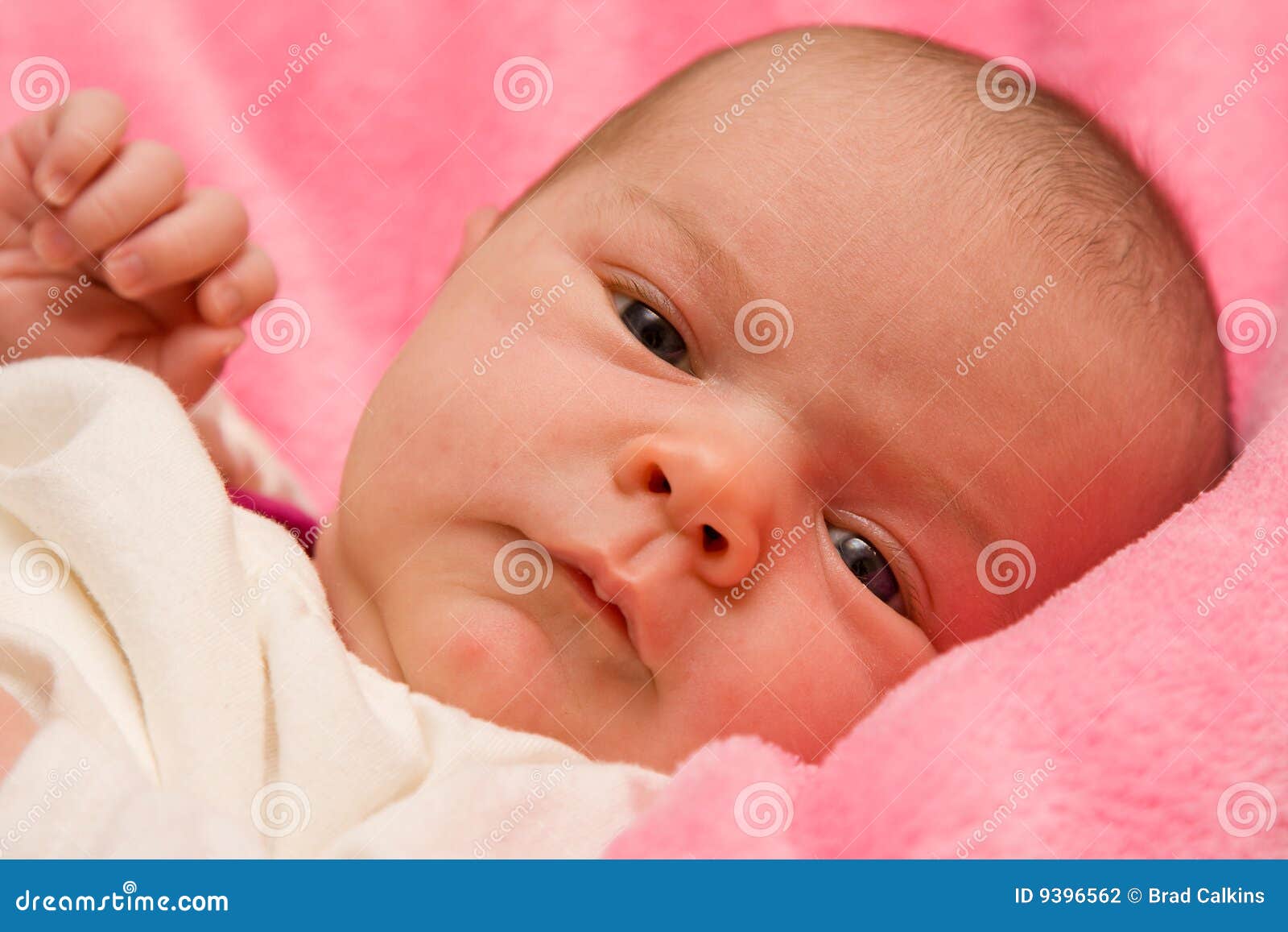 Neonata fotografia stock. Immagine di rosa, confortevole - 9396562