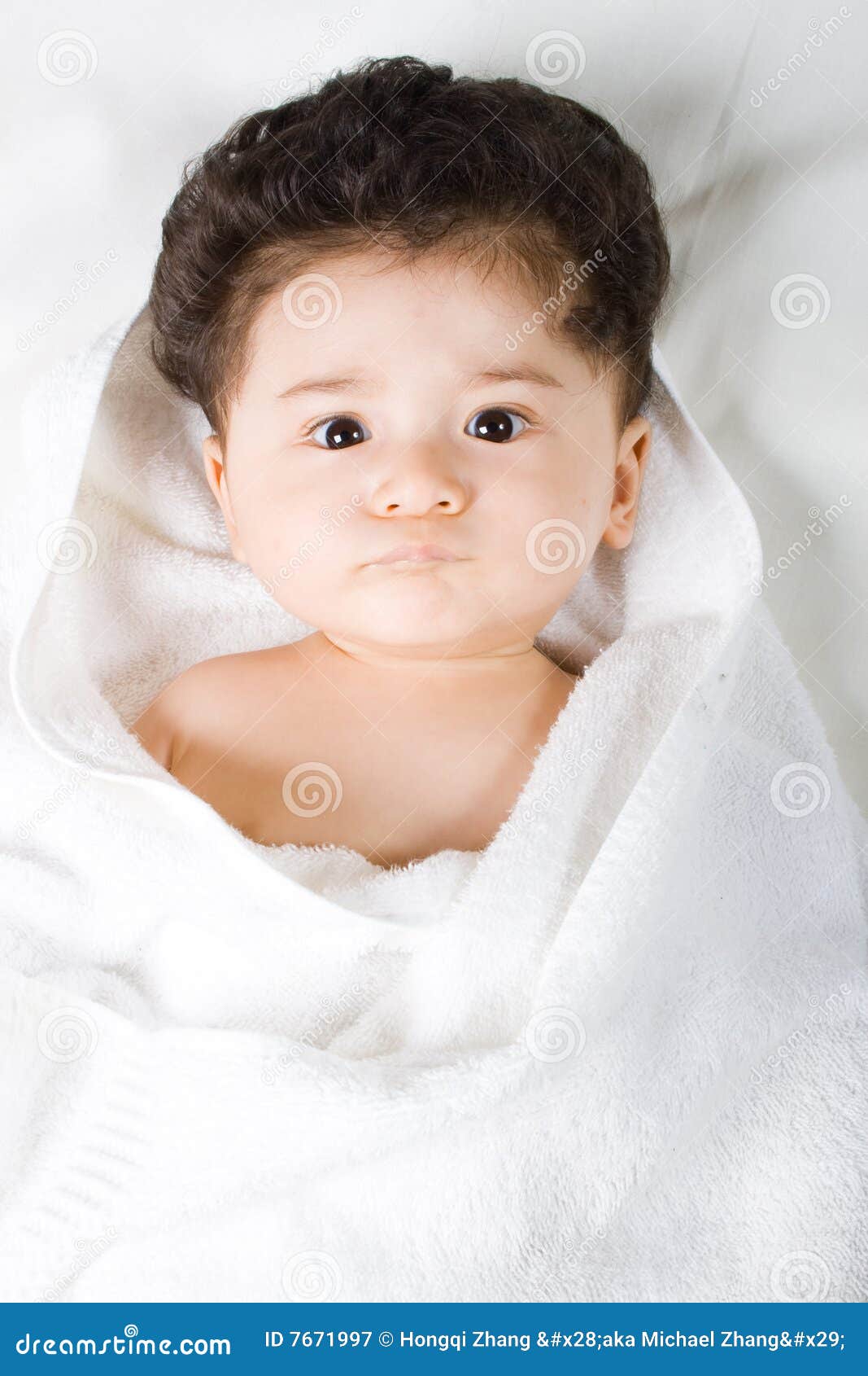 Neonato immagine stock. Immagine di bambino, facce, bello - 7671997