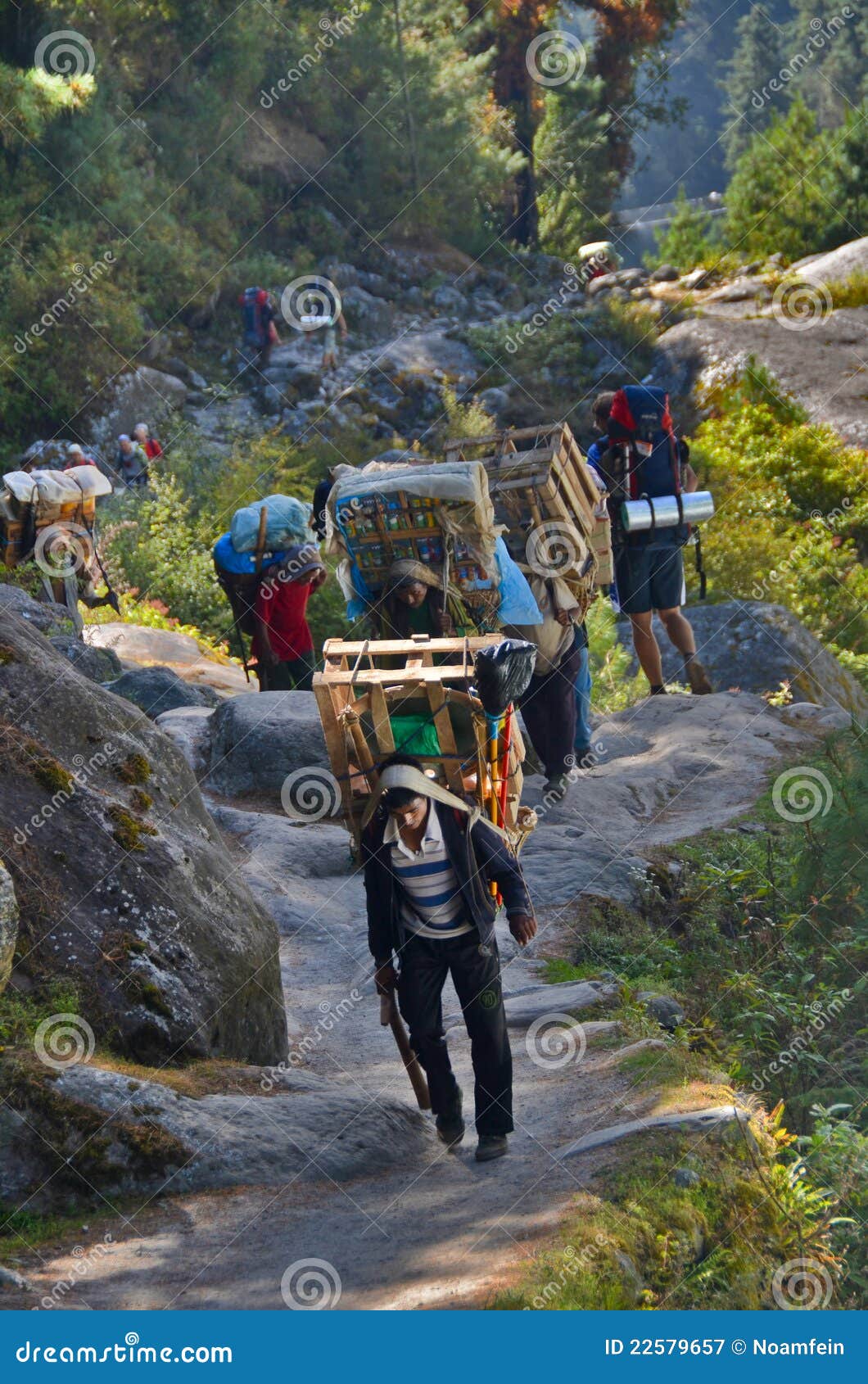 Nepali porters editorial photography. Image of path, foot - 22579657