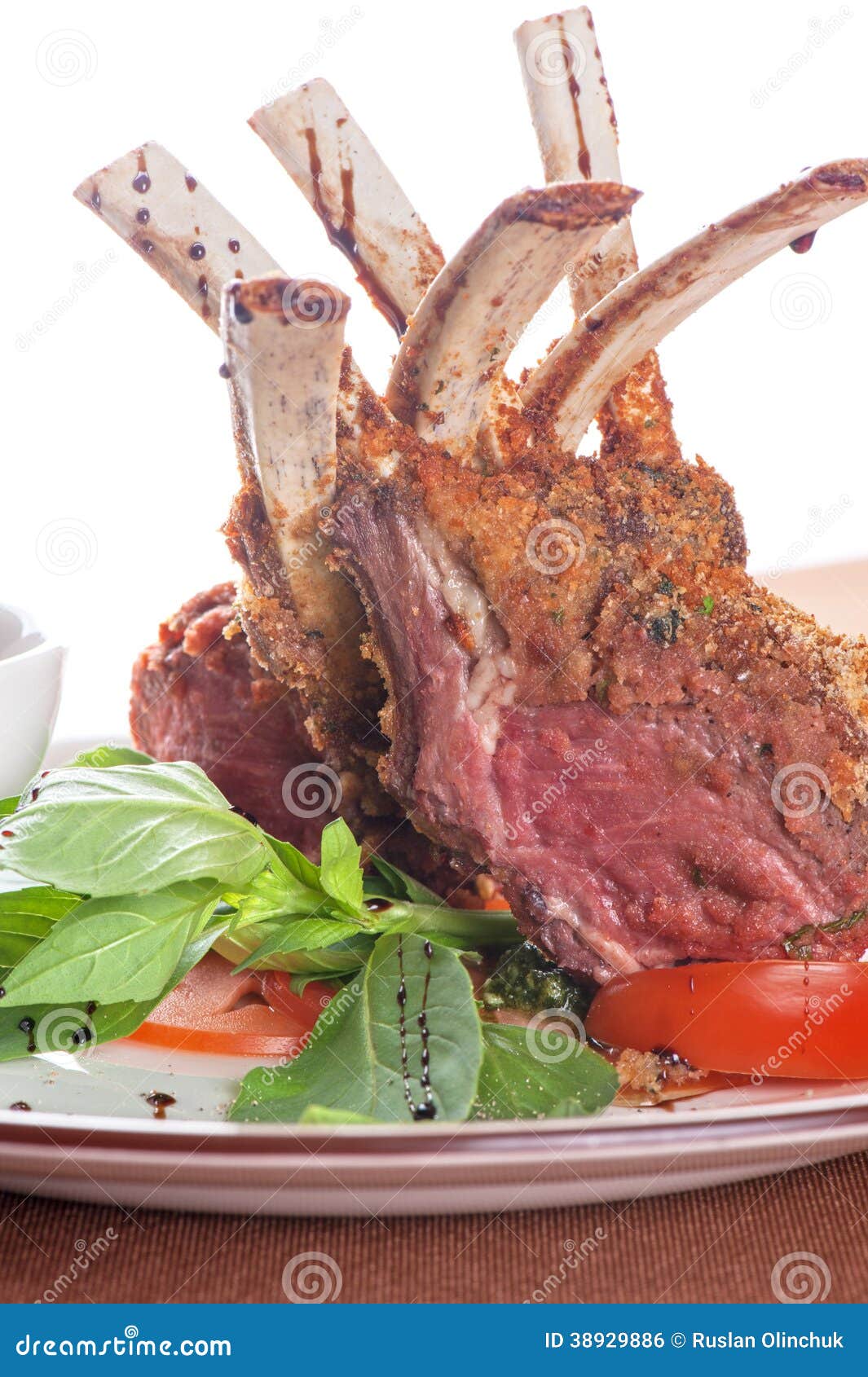 Nervure rôtie d'agneau photo stock. Image du côtelettes - 38929886
