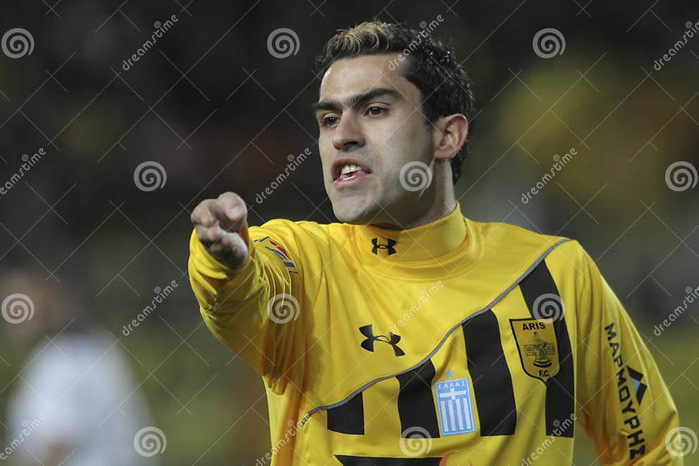 Nery Castillo editorial photography. Image of foot, land - 29675197