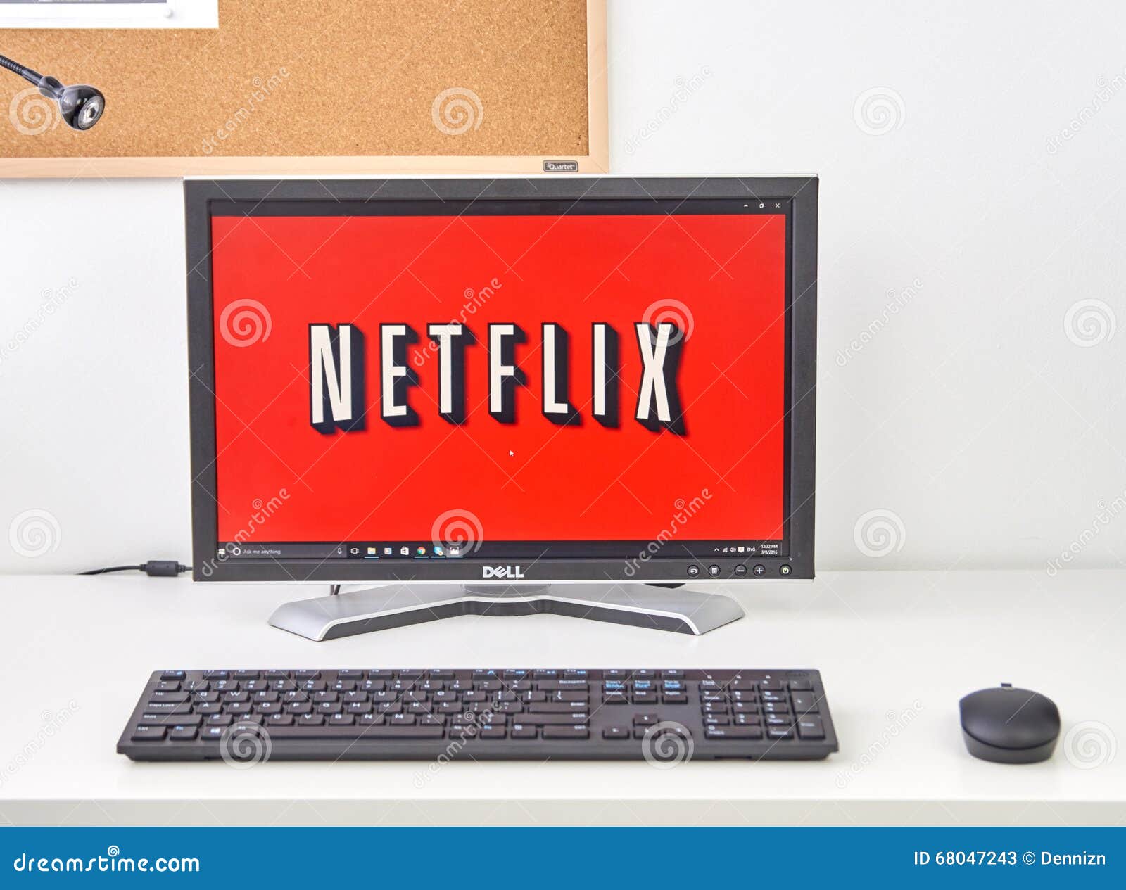 Netflix site on PC. editorial stock photo. Image of logo - 68047243