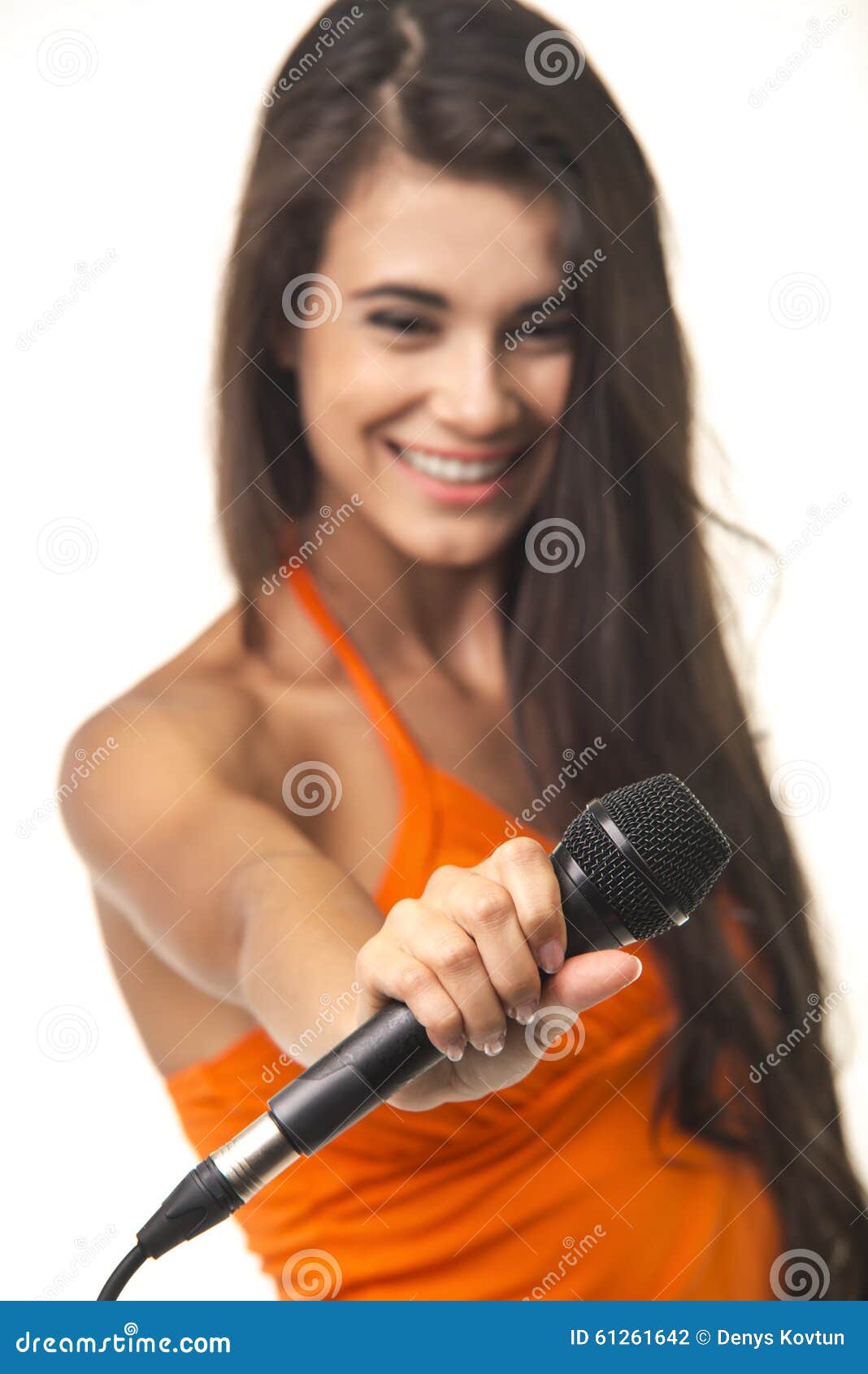 Nette Dame Bietet Verbinden Zu Ihrem Gesang an Stockfoto - Bild von ...