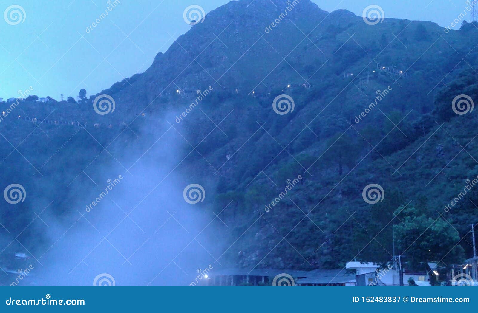 Netur monten stock image. Image of monten, mata, netur - 152483837