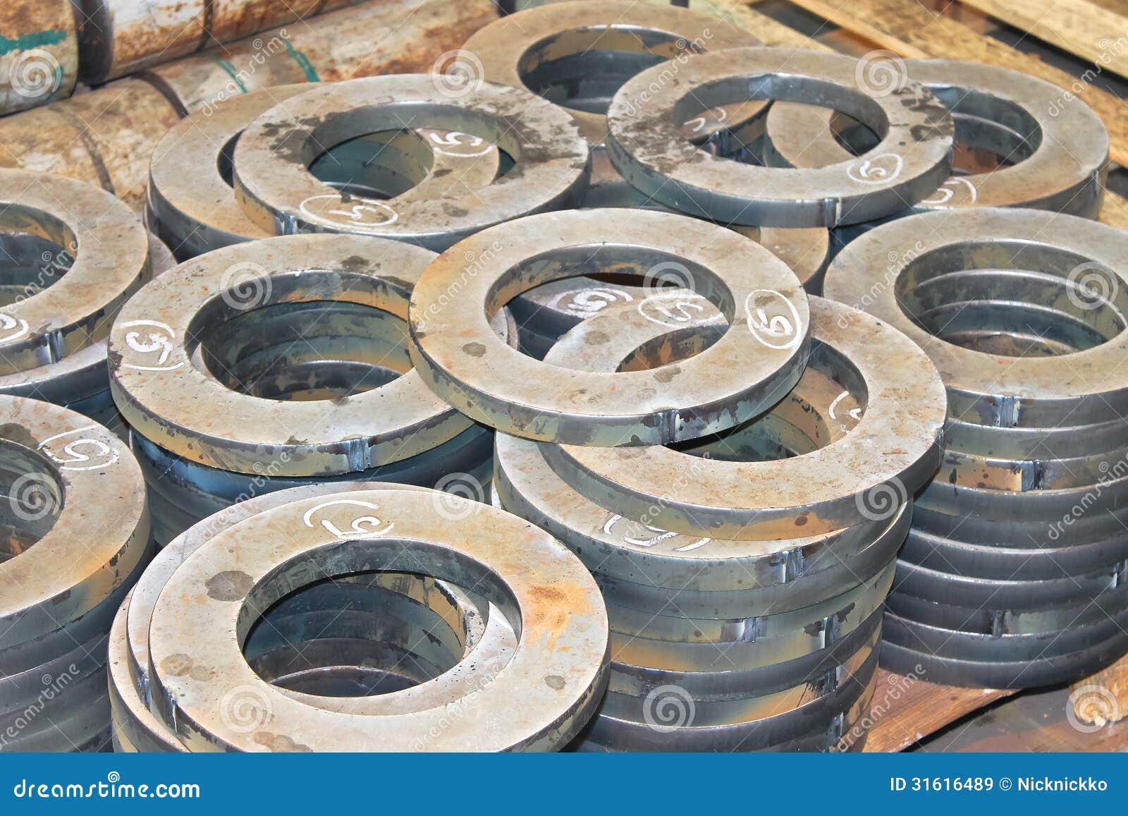 Neue Flansche in Der Werkstatt Stockbild - Bild von fabrik, herstellung ...