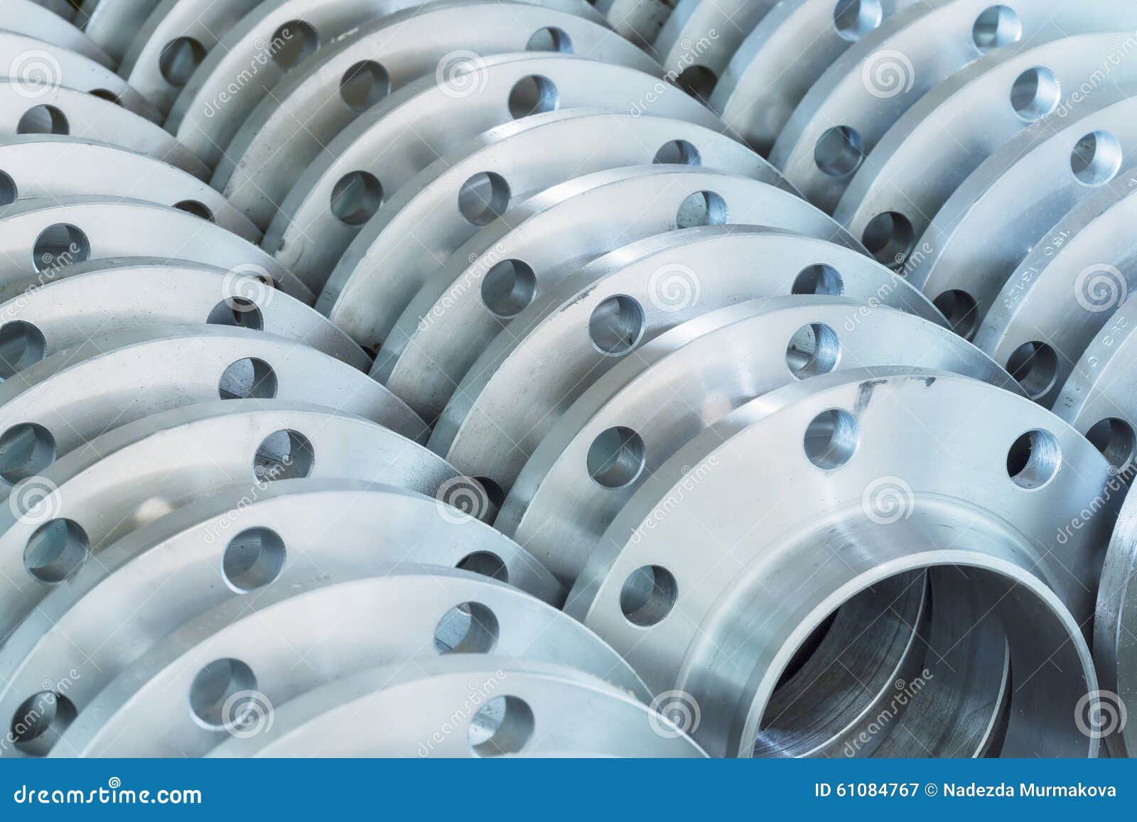 Neue Flansche in Der Werkstatt Der Anlage Stockbild - Bild von grau ...