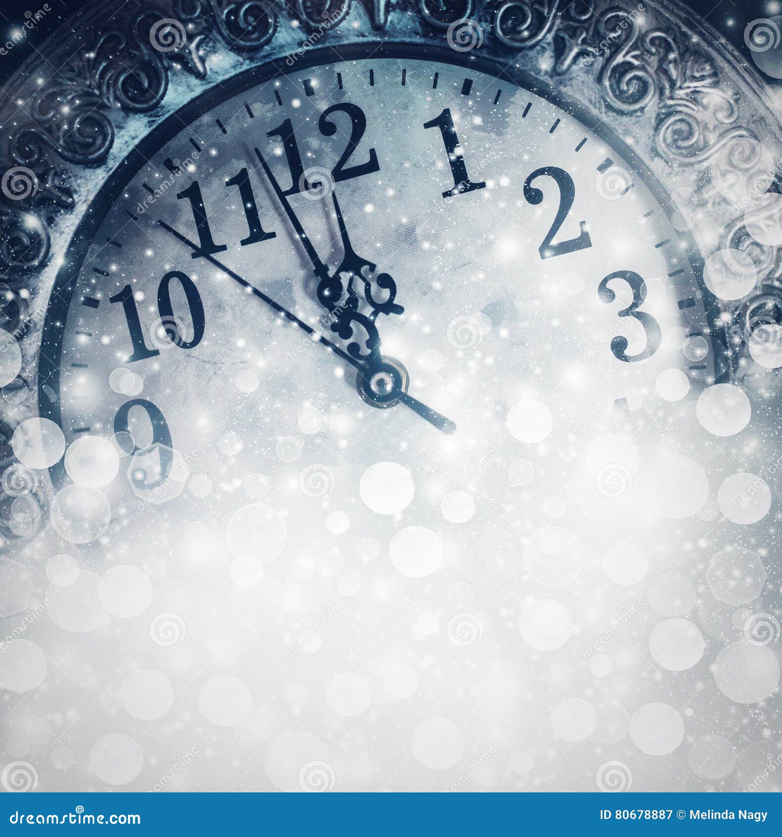 Neuen Jahres Um Mitternacht Stockbild - Bild von festlich, stichtag ...