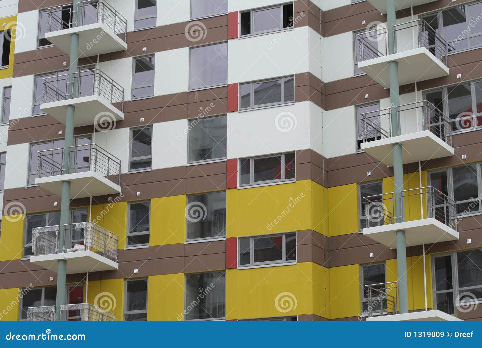 Neues Haus stockbild. Bild von architektur, viertel, höhe - 1319009