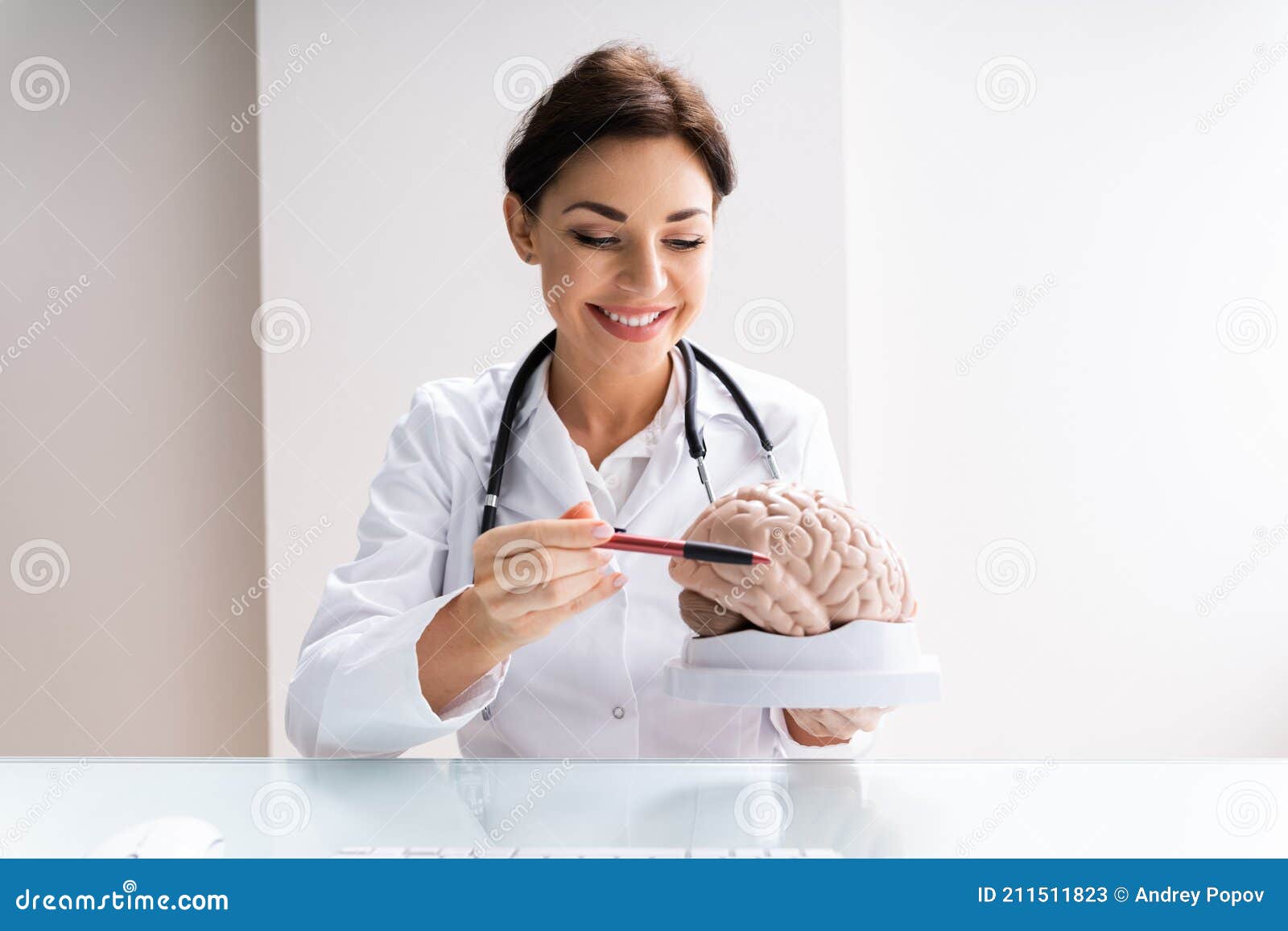 Neurologista Ou Neurologista, Explicando Imagem de Stock - Imagem de ...