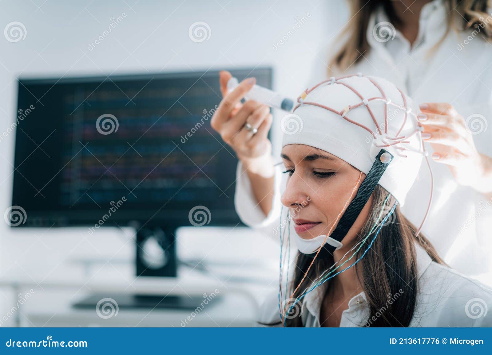 Neuroscience Lab, EEG Scanning Stock Photo - Image of monitor, clinic ...
