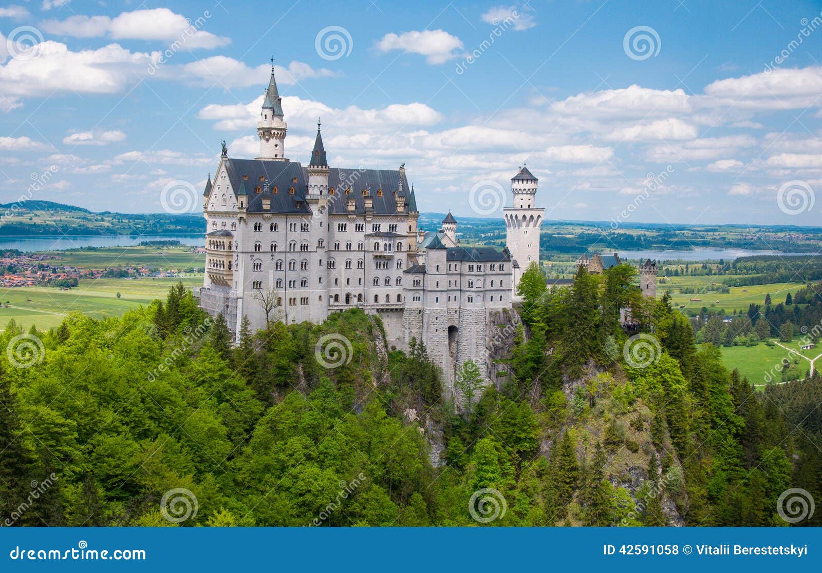 Neuschwanstein Castle in the Summer, Bavaria, Germany Stock Photo ...