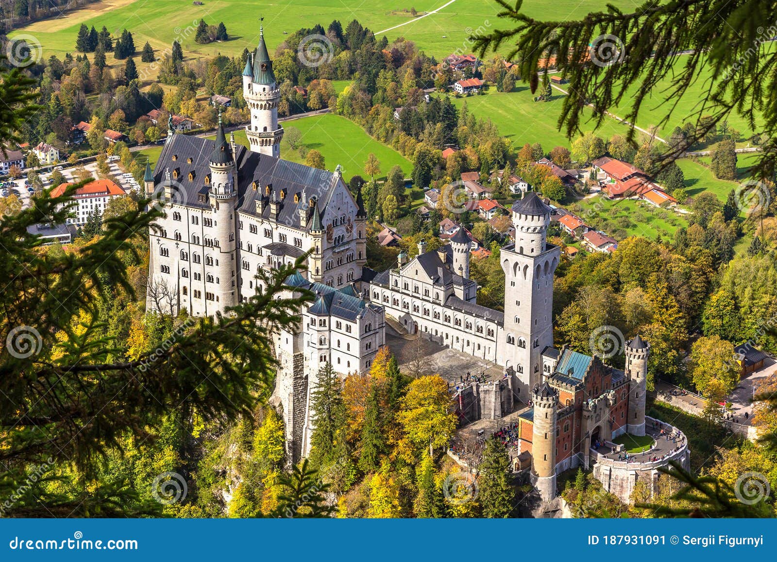Neuschwanstein castle editorial photo. Image of summer - 187931091