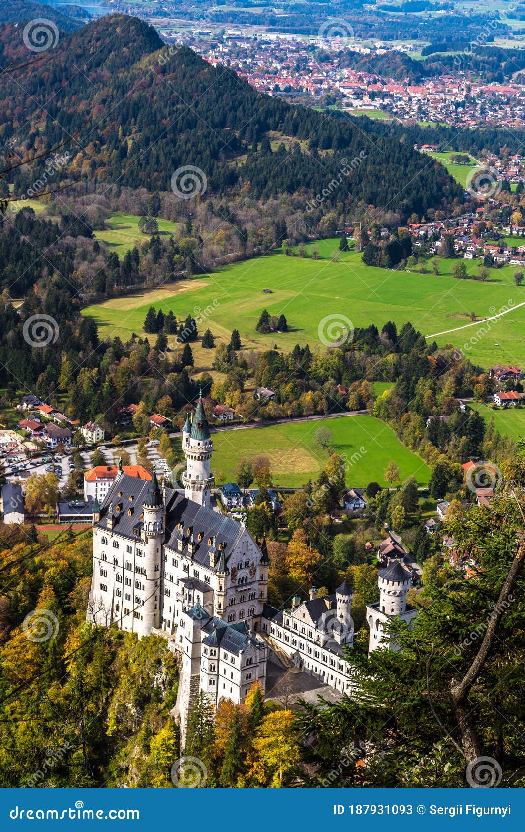 Neuschwanstein castle editorial stock photo. Image of famous - 187931093