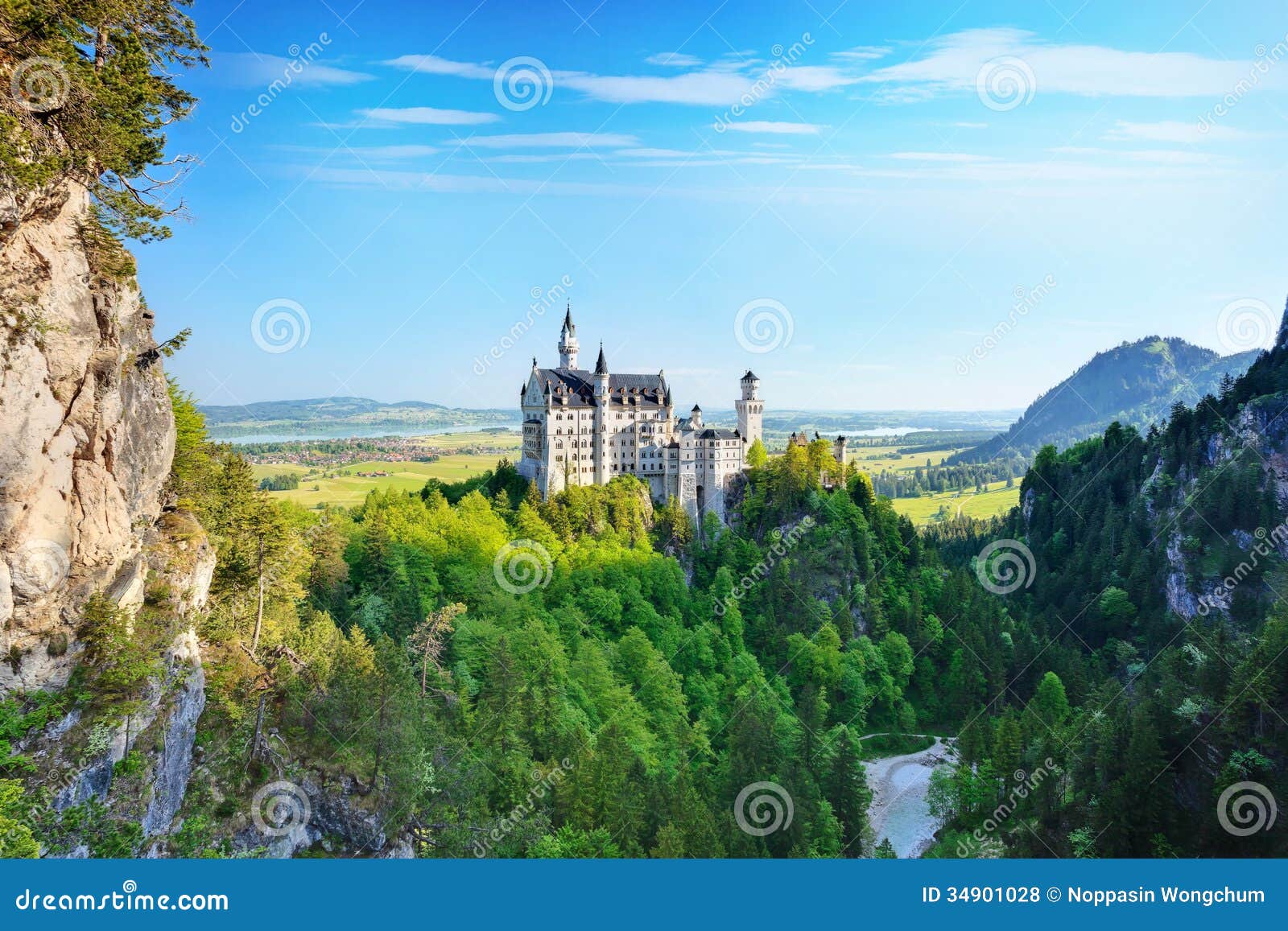 Neuschwanstein Castle stock photo. Image of attraction - 34901028