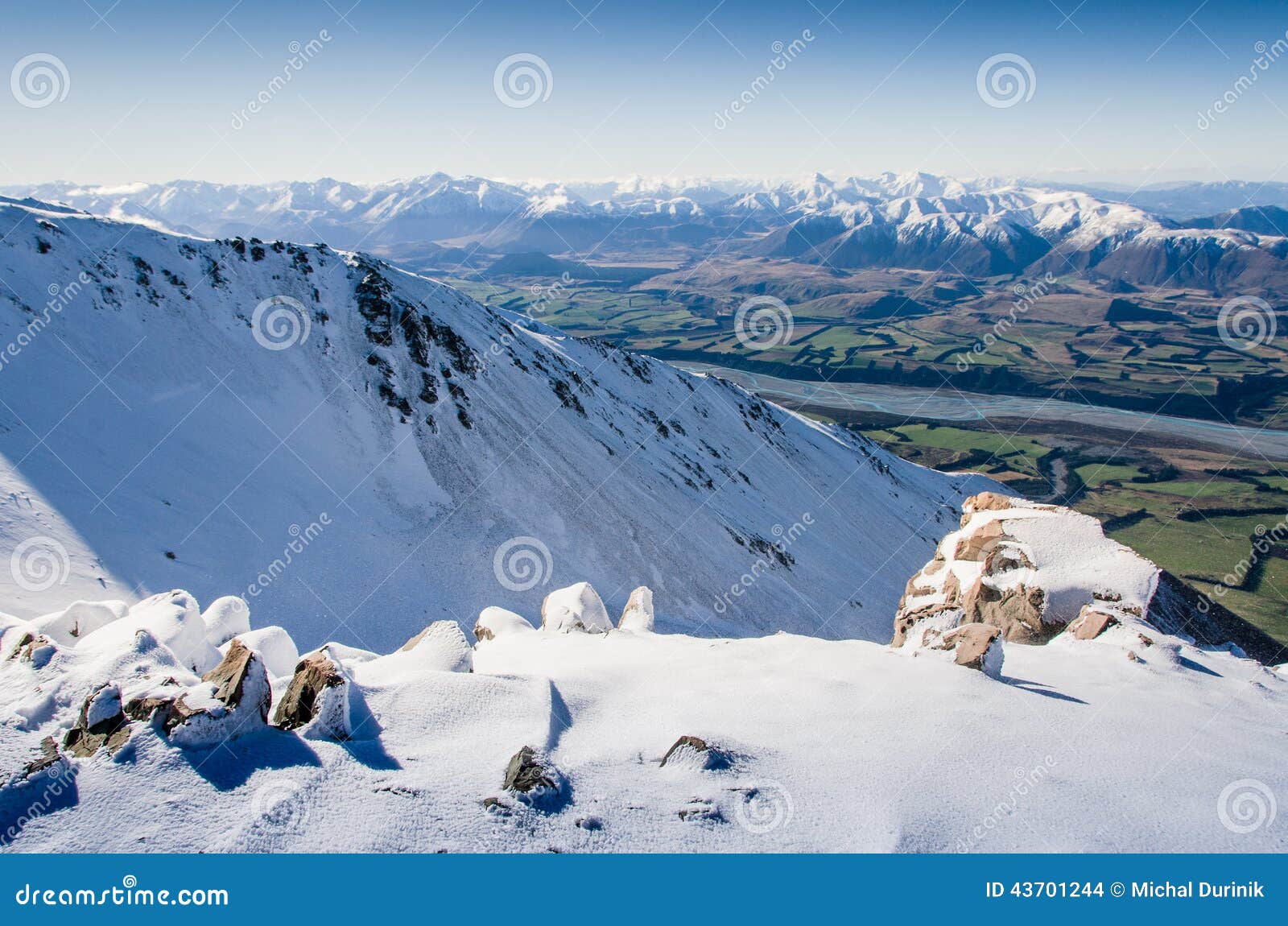 Neuseeland-Berge im Winter stockfoto. Bild von frech - 43701244