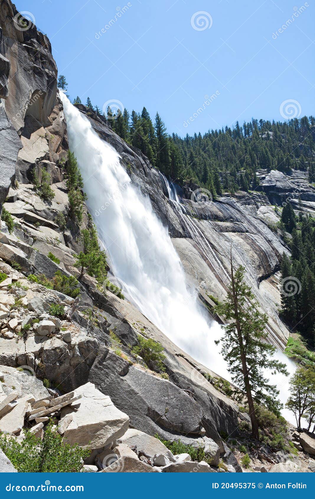 Nevada Fall stock image. Image of country, trees, merced - 20495375