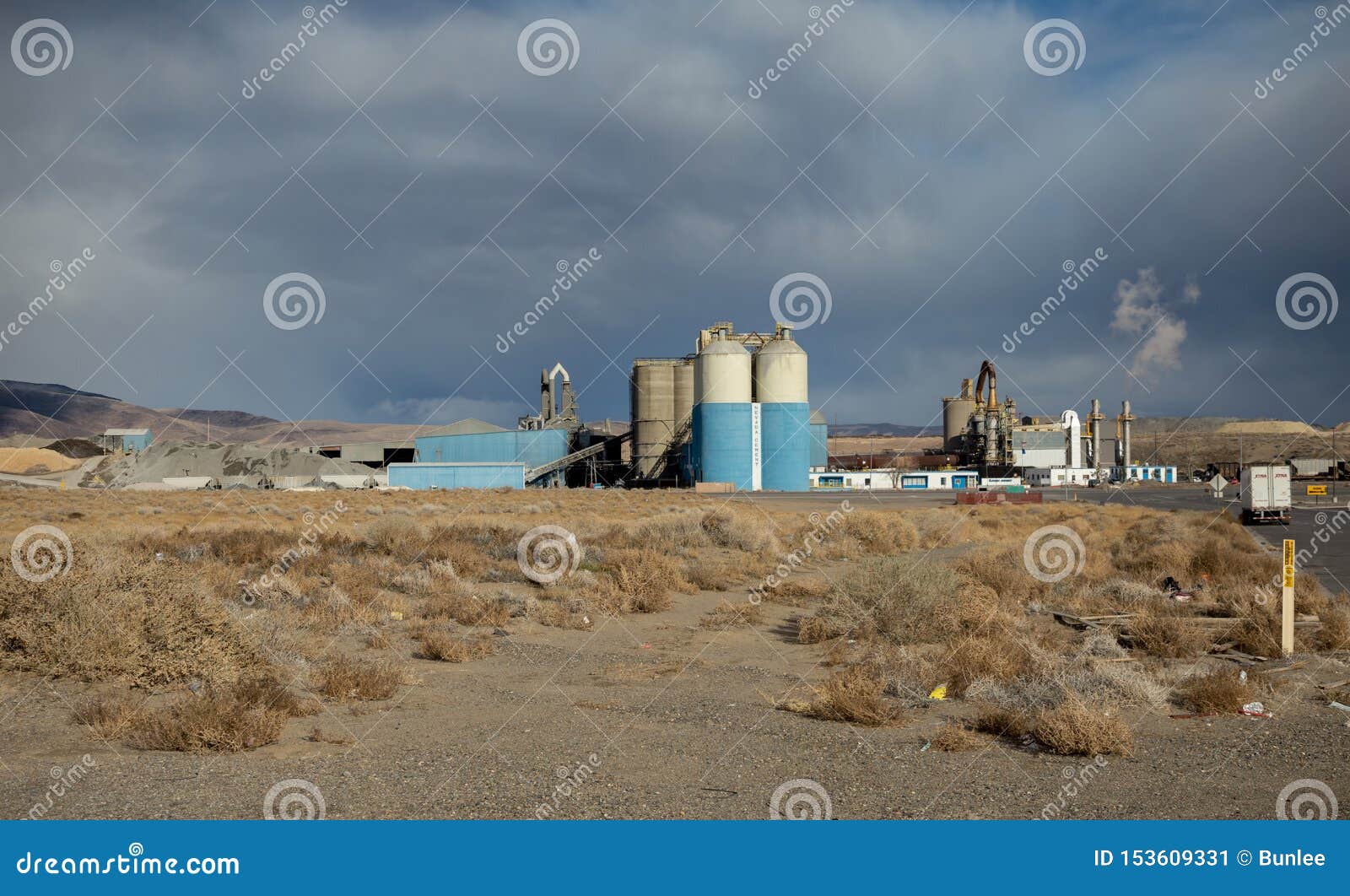 Nevada Cement in Nevada editorial photo. Image of equipment - 153609331