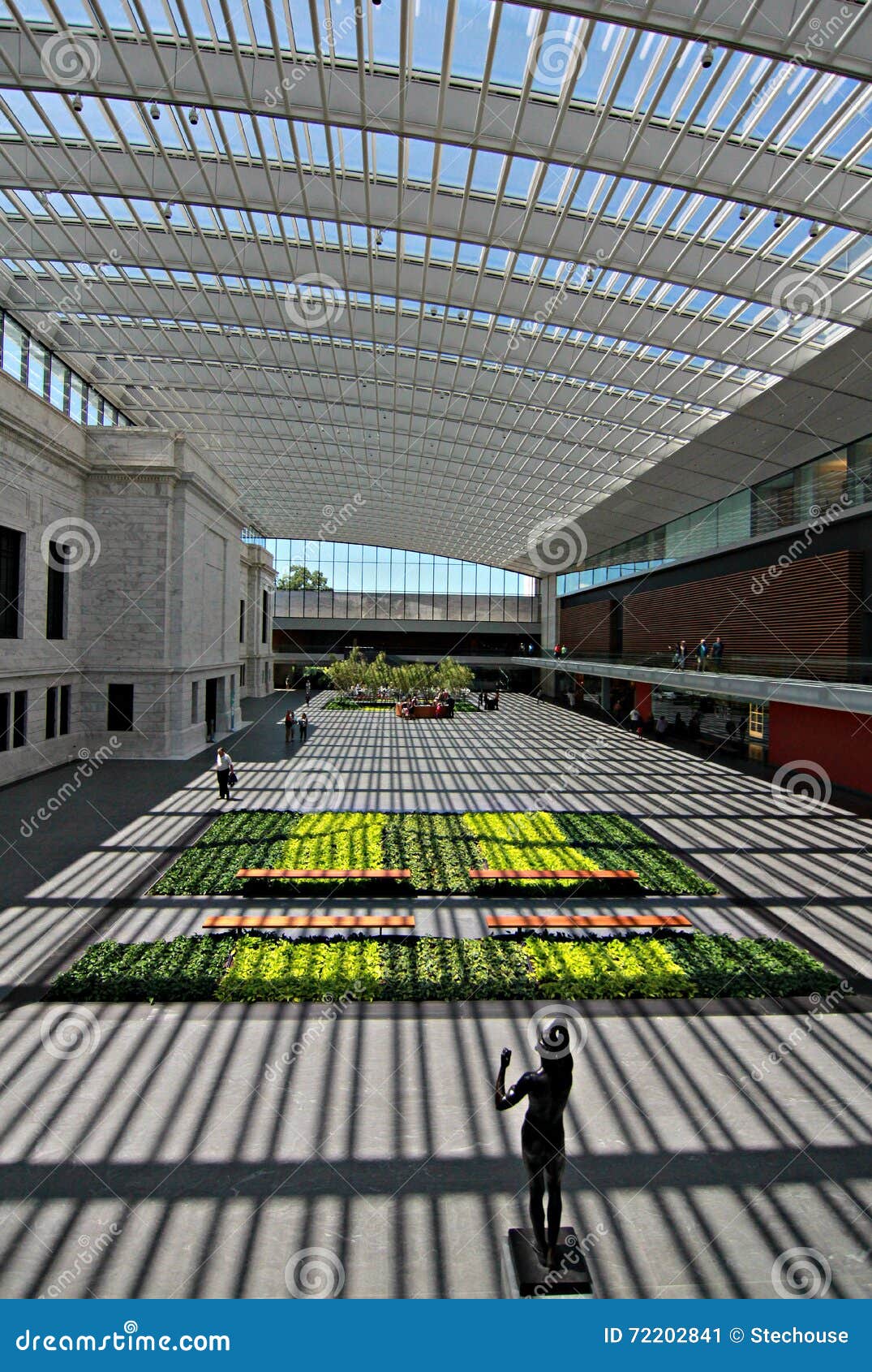 New Atrium of the Cleveland Museum of Art Editorial Photo - Image of ...